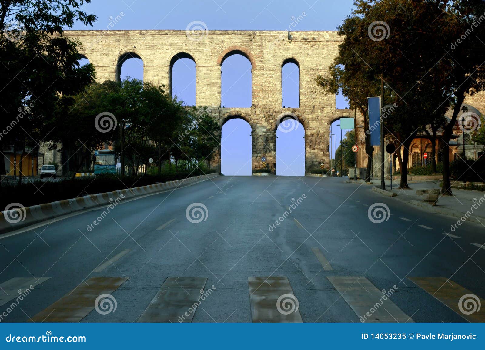 The Aqueduct of Valens, Istanbul Stock Image - Image of valens, turkey ...
