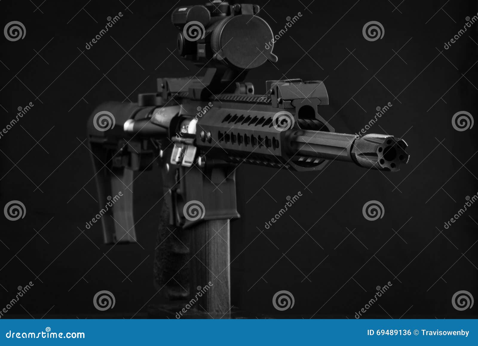 AR-15 geweer stock foto. Image of auto, platform, militair - 69489136