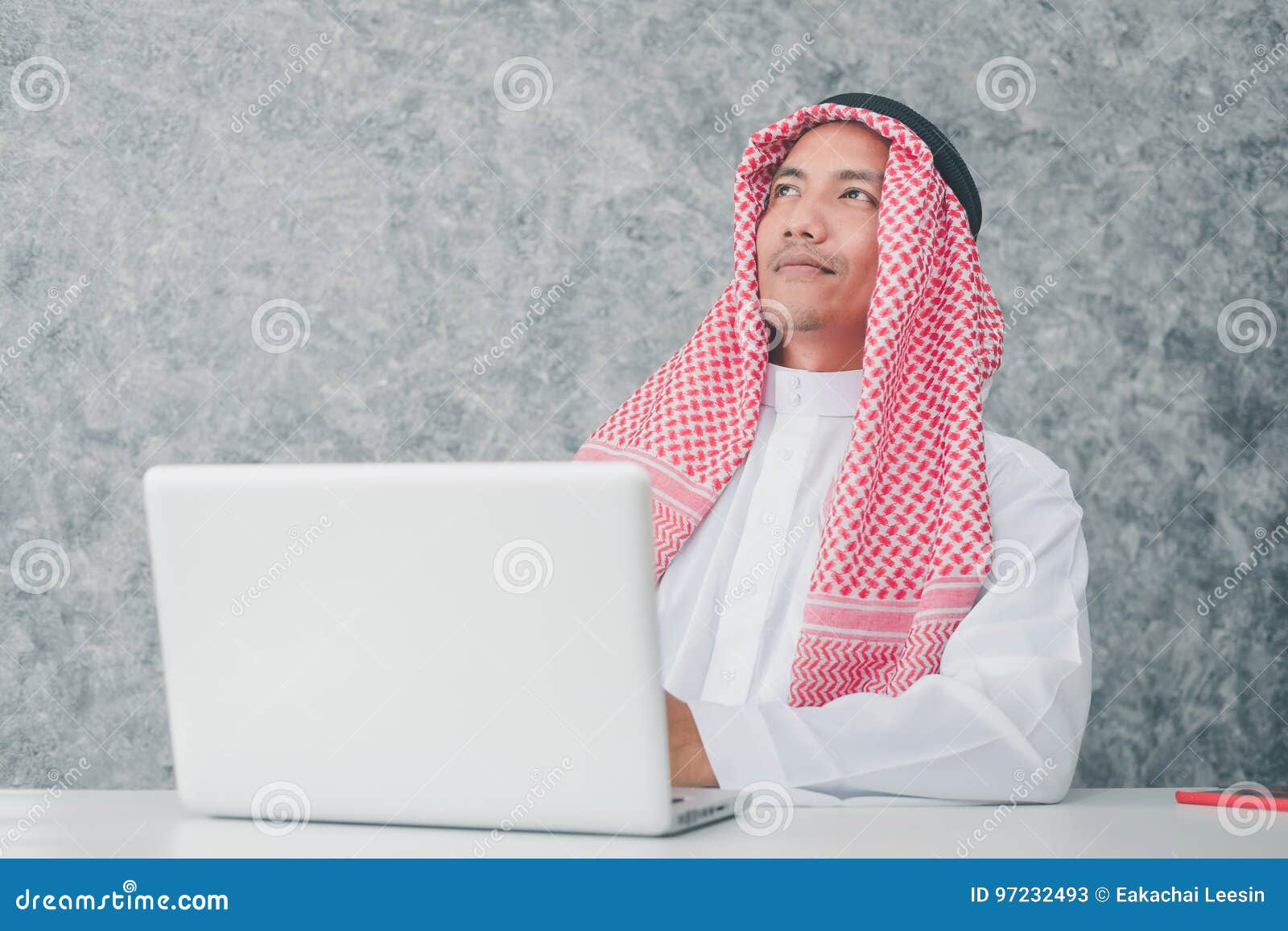 Arab Business Man Sitting at a Desk Stock Image - Image of islam ...
