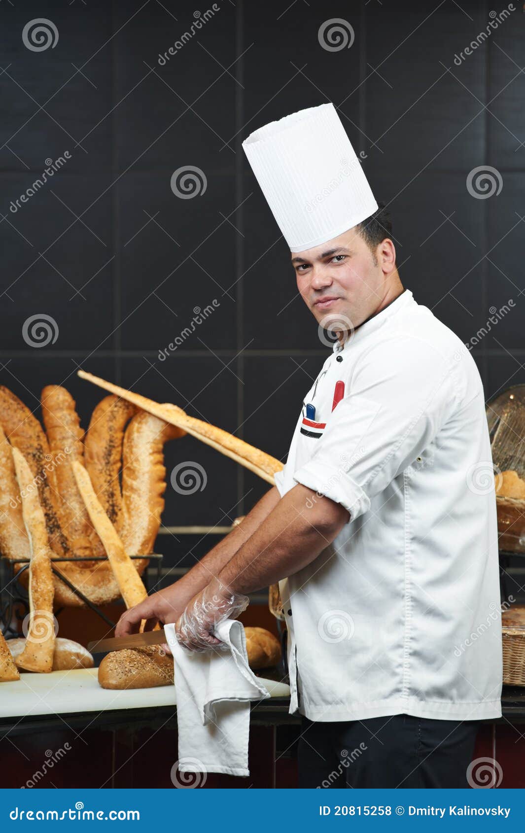 Arab chef cutting bread stock photo. Image of dish, bread - 20815258