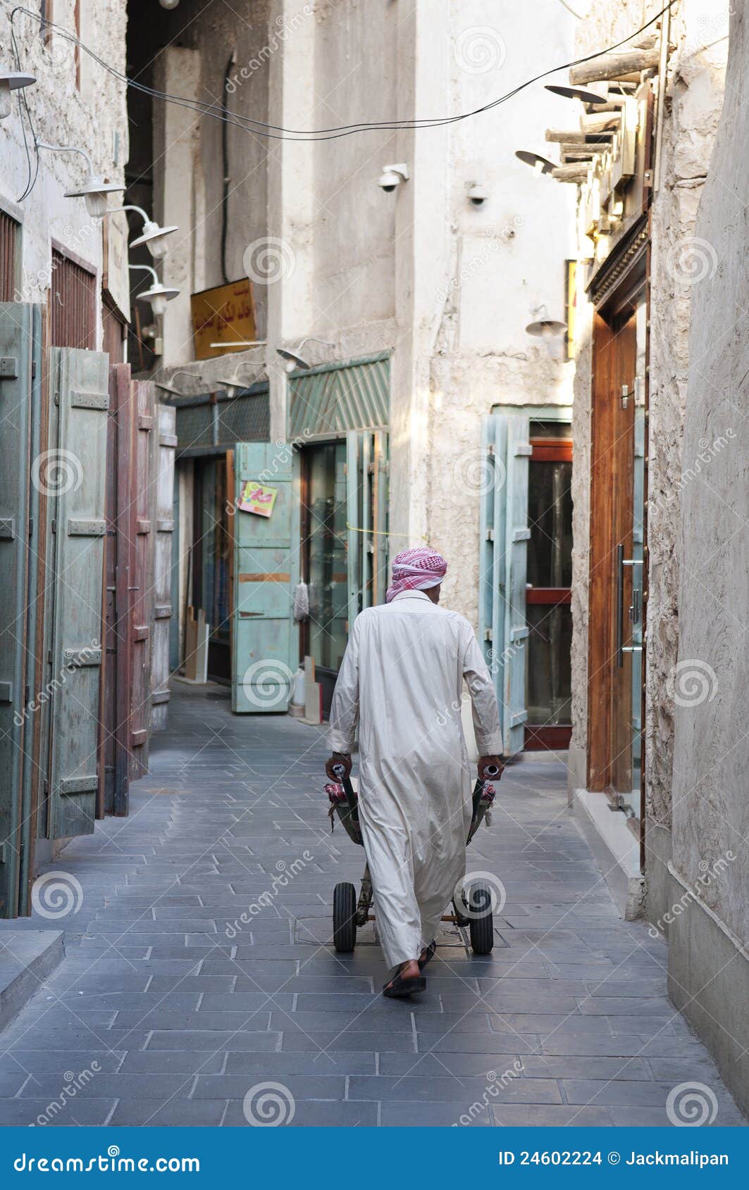 Arab Trader Man in Souk of Doha Qatar Editorial Stock Image - Image of ...
