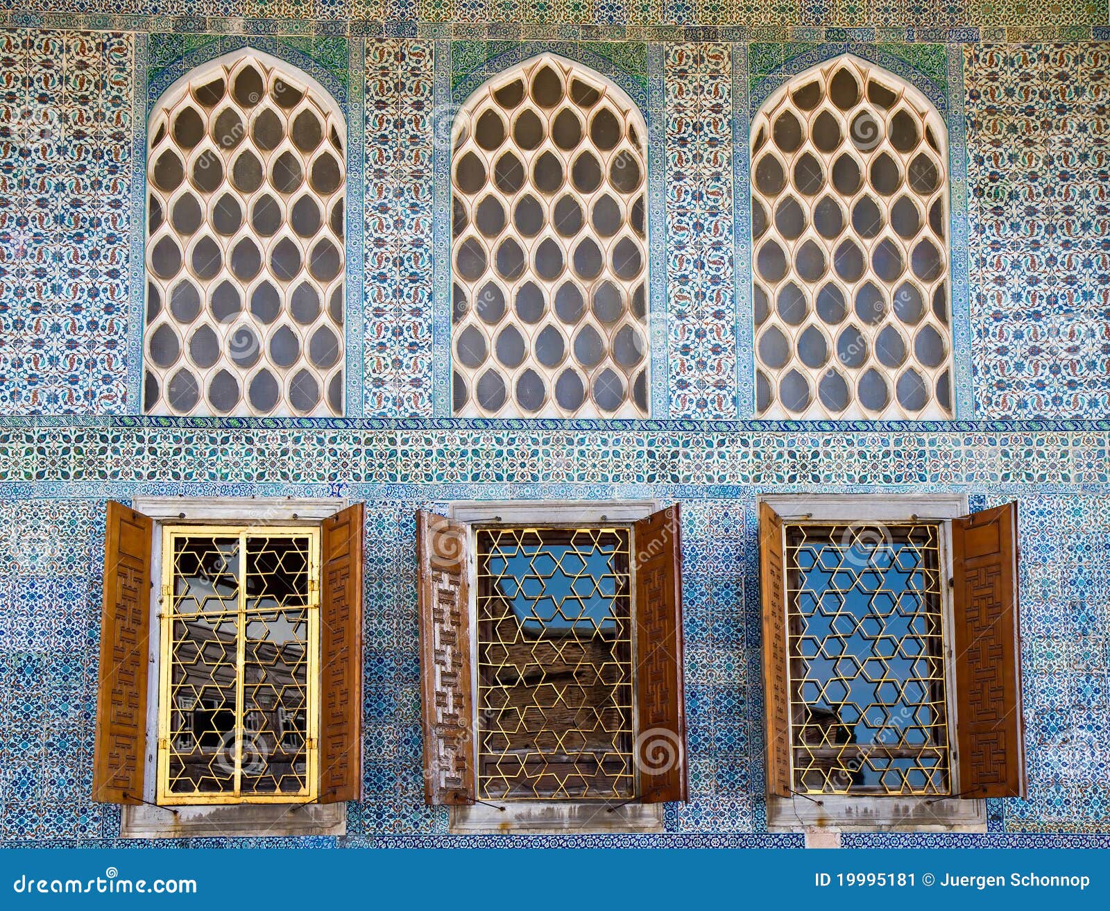 Arabesque Windows of the Topkapi Palace Stock Image - Image of istanbul ...