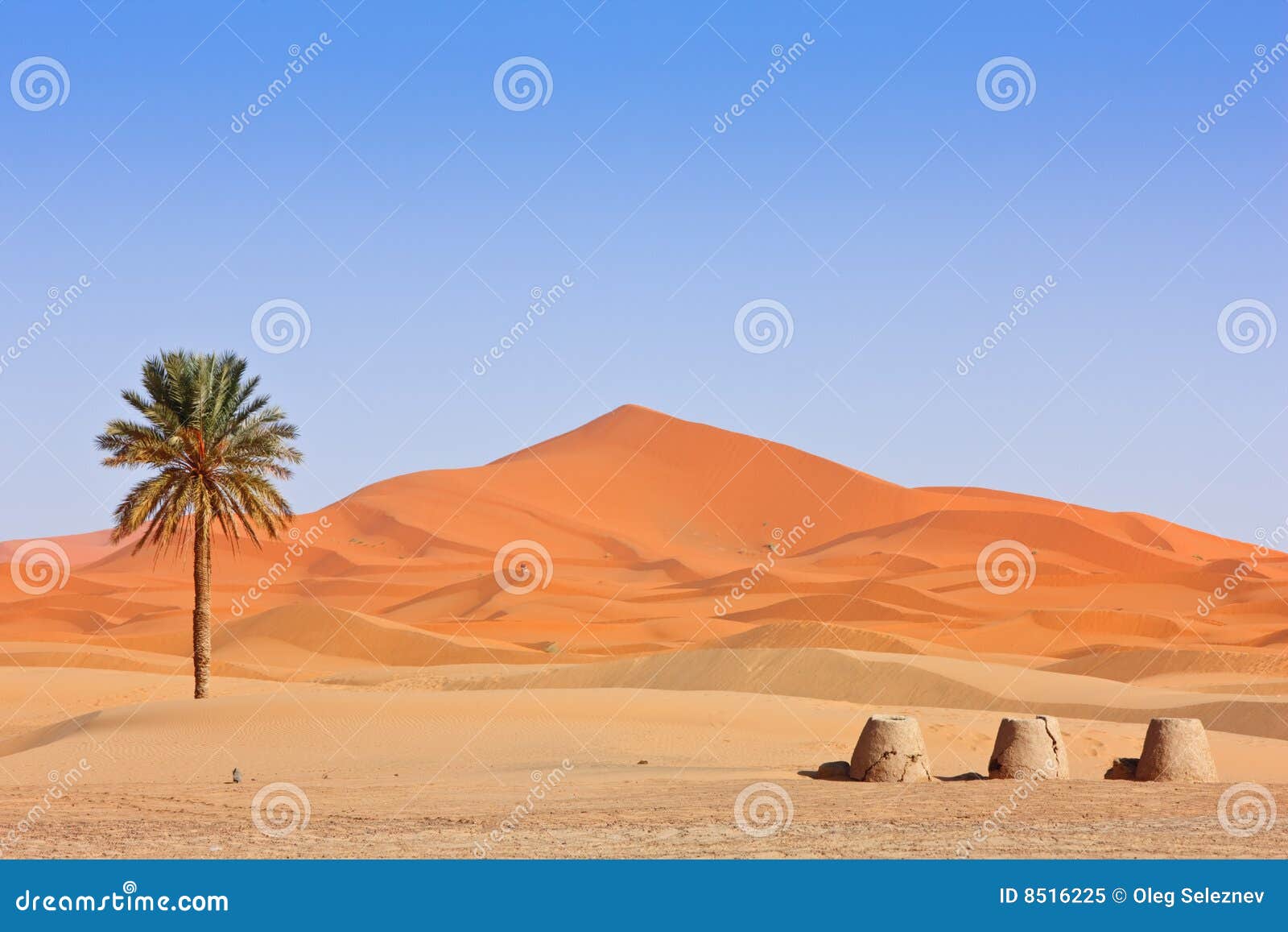 Arabian Sand Dunes and Fountain Stock Image - Image of scene, orange ...