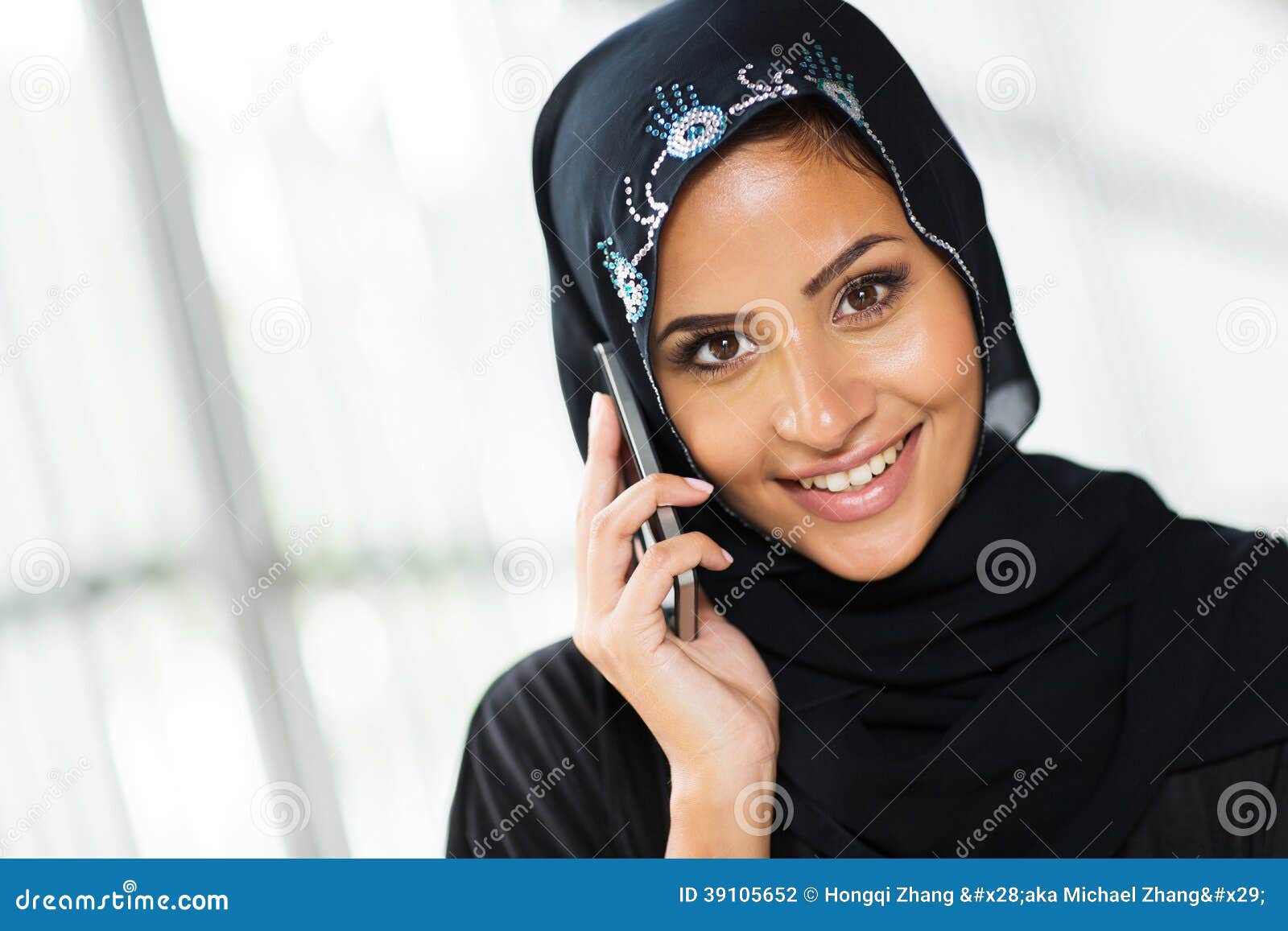 Arabian woman cell phone stock photo. Image of arabic - 39105652