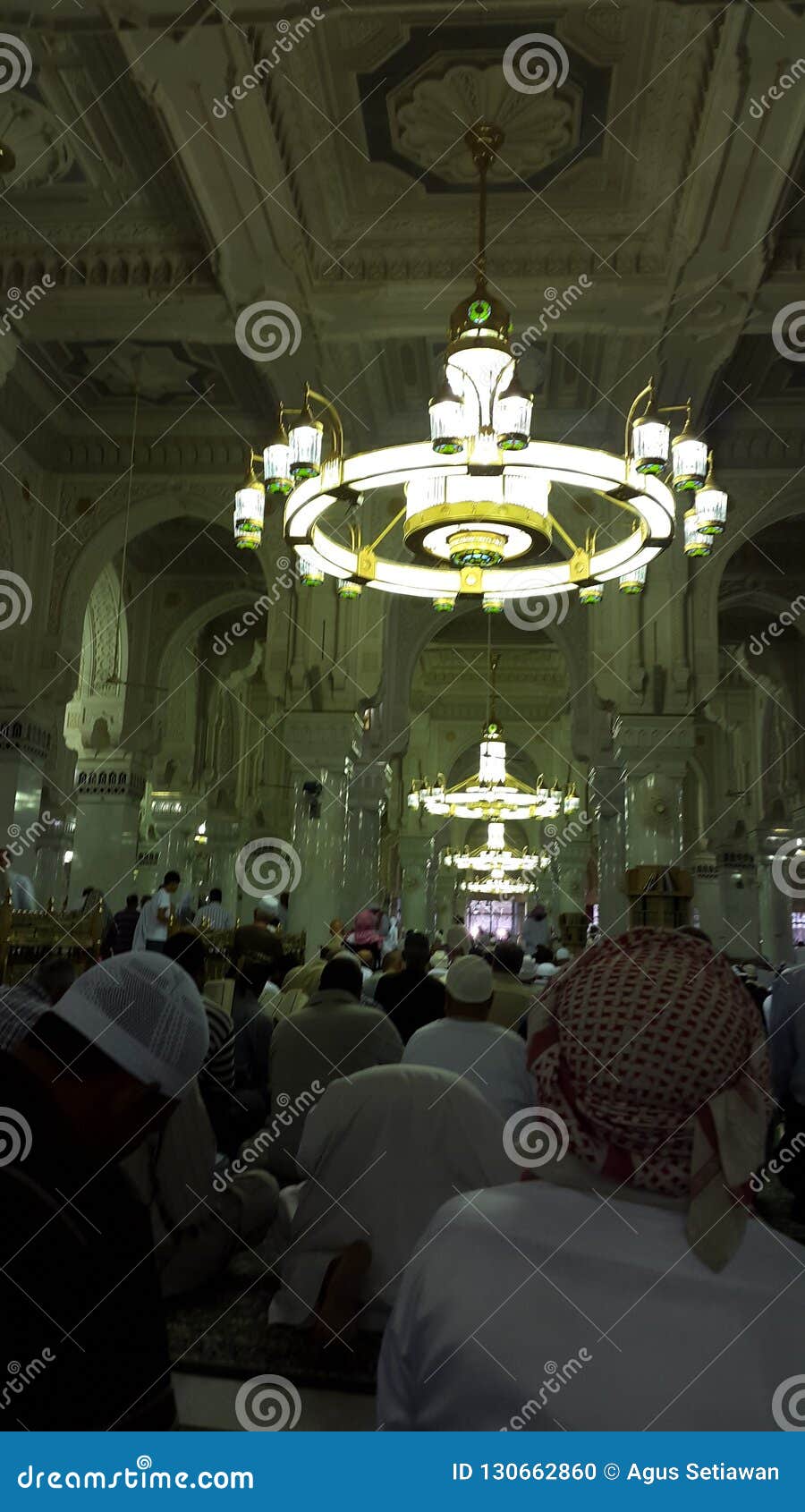 Arabic Architecture in Mosque Editorial Image - Image of dalam, arabia ...