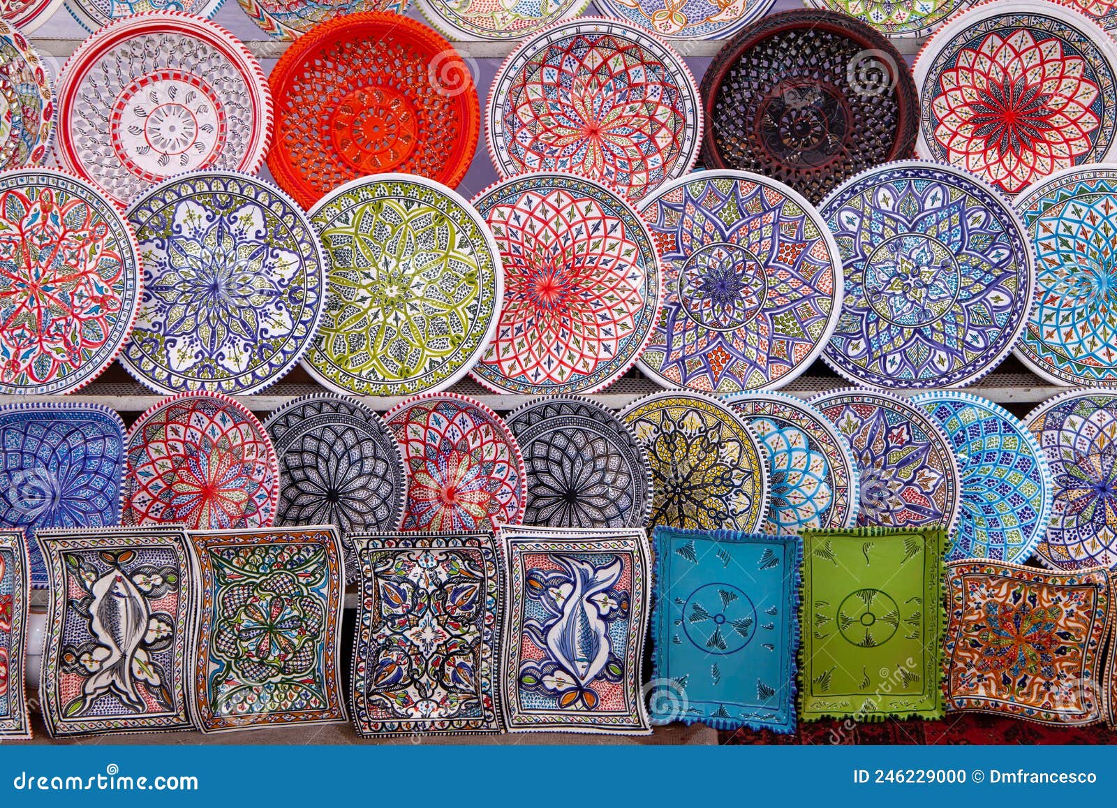 Arabic Ceramics Produced in Tunisia those Bright with Personal Graphics ...