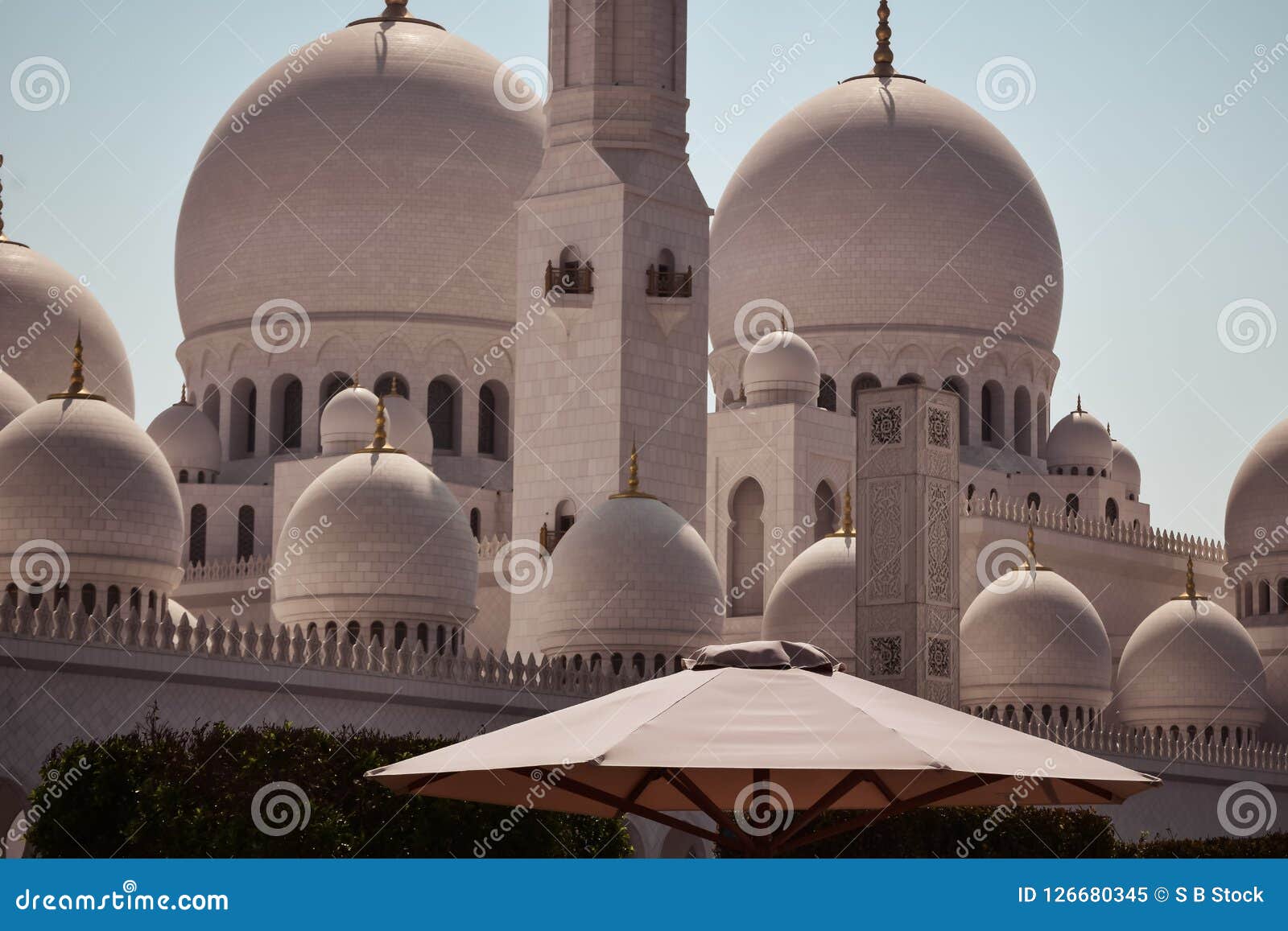 Arabic Oriental Islamic Style Geometric Pattern Architecture. Editorial ...