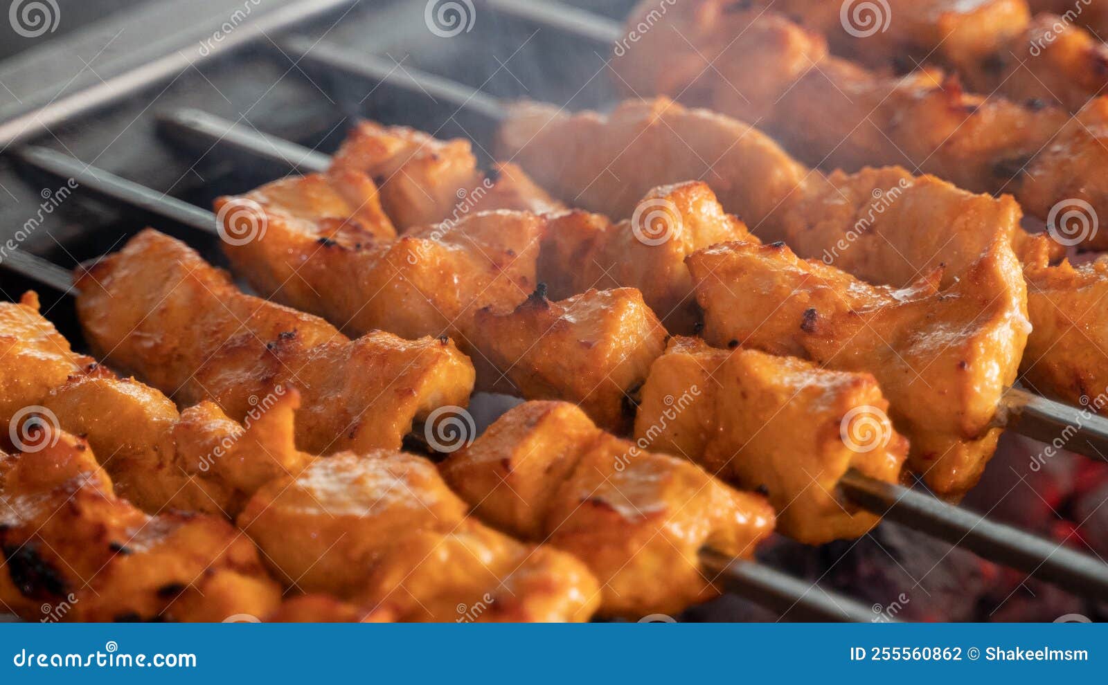 Traditional Taouk Chicken Kebab With Fresh Salad, Yogurt Sauce And Pita ...