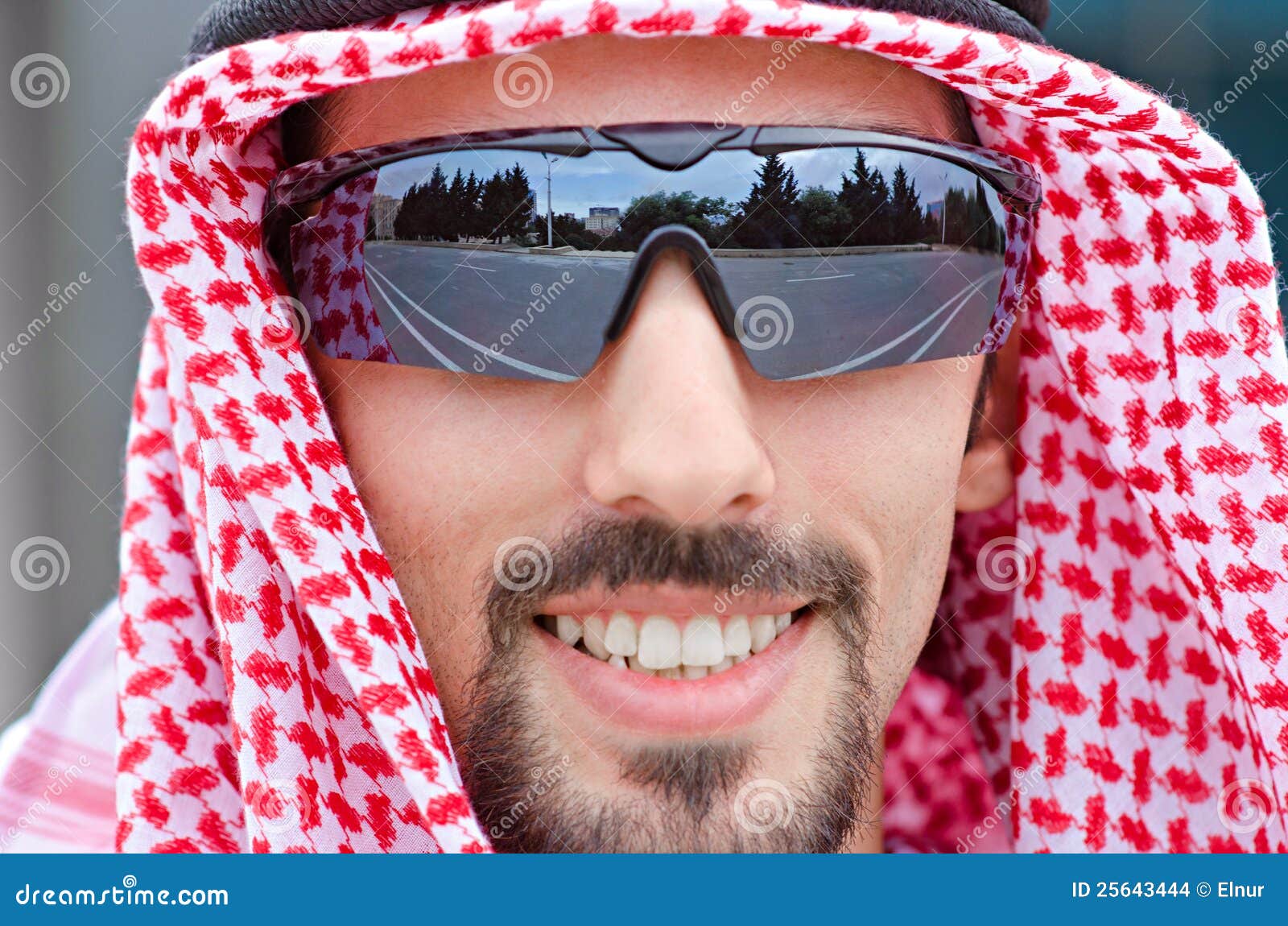 Arabier op de straat stock foto. Image of diversiteit - 25643444