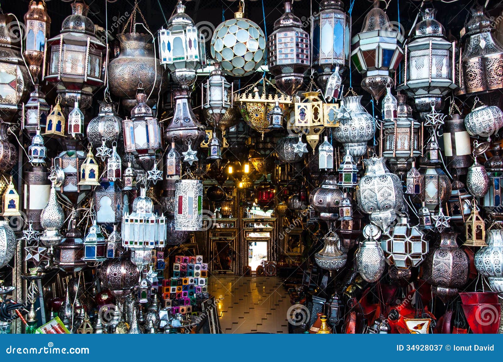 Arabische Lampen stockbild. Bild von ferien, marrakesch - 34928037