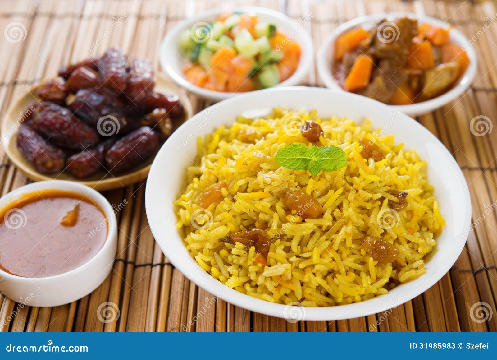 Arabische rijst stock afbeelding. Image of kerrie, saoediger - 31985983