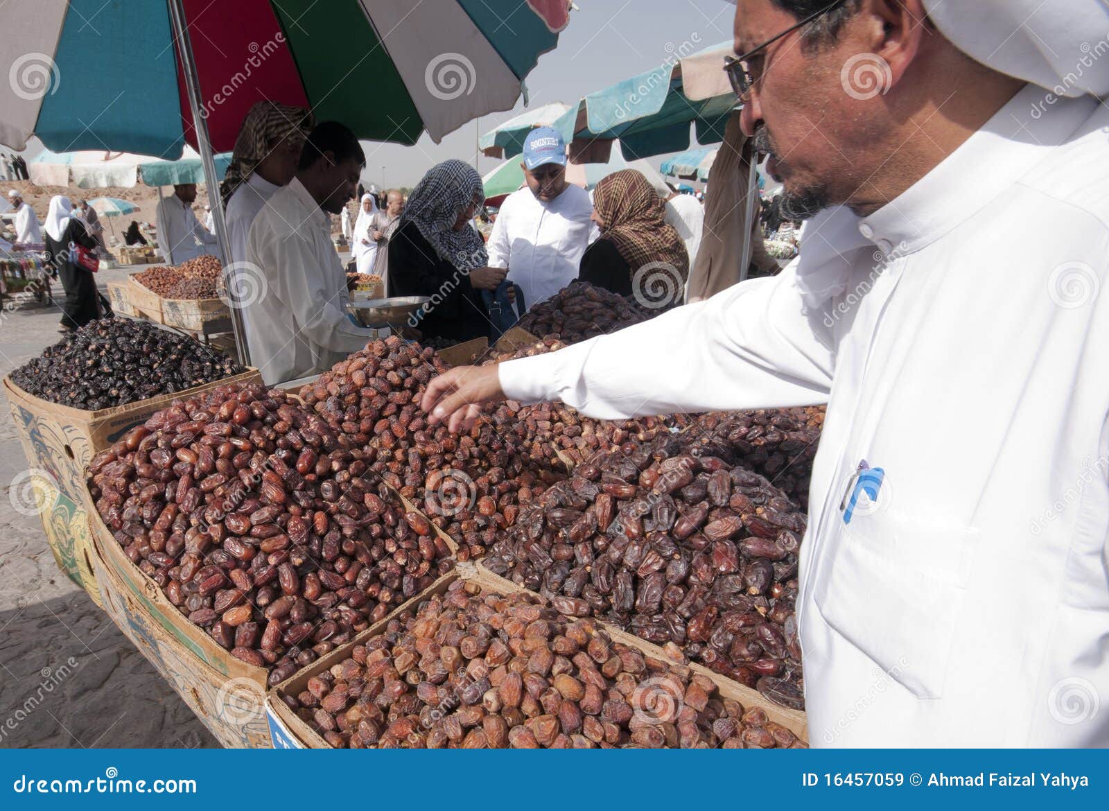 Arabs Sell Fresh Dates at Dates in Medina Editorial Stock Image - Image ...