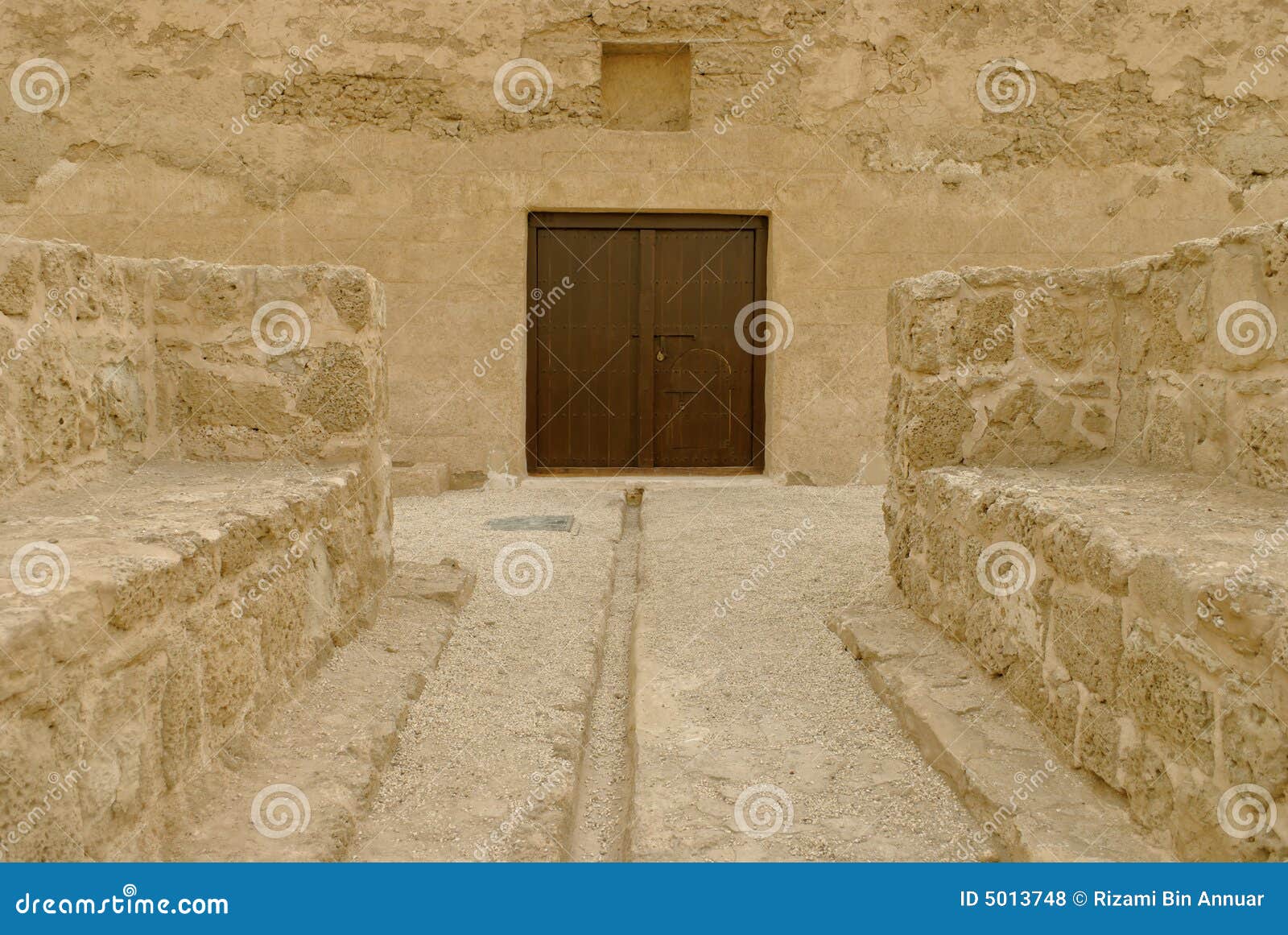 Fort Of Bahrain Ruin In Manama, Bahrain. Qal`at Al-Bahrain Site Museum ...