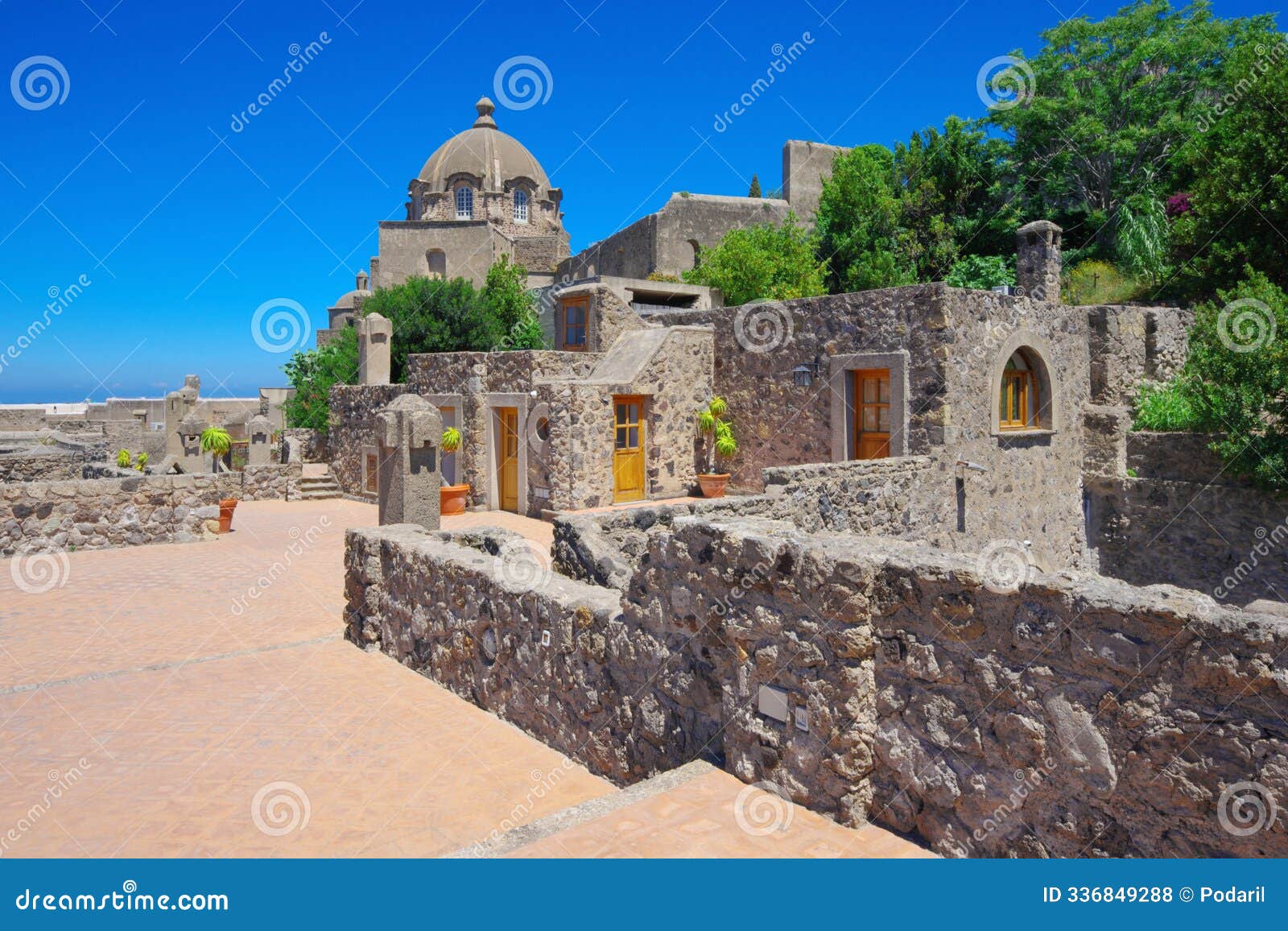 Aragon Castle courtyard stock photo. Image of castello - 336849288