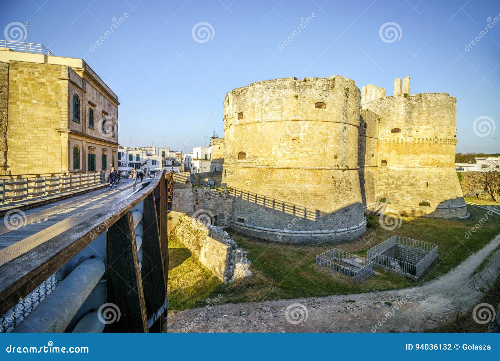 Aragonese-Schloss in Otranto, Apulien, Italien Redaktionelles ...