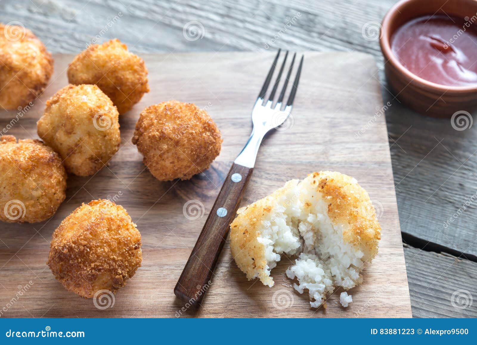 Arancini - Boules De Riz Avec Du Mozzarella Image stock - Image du ...