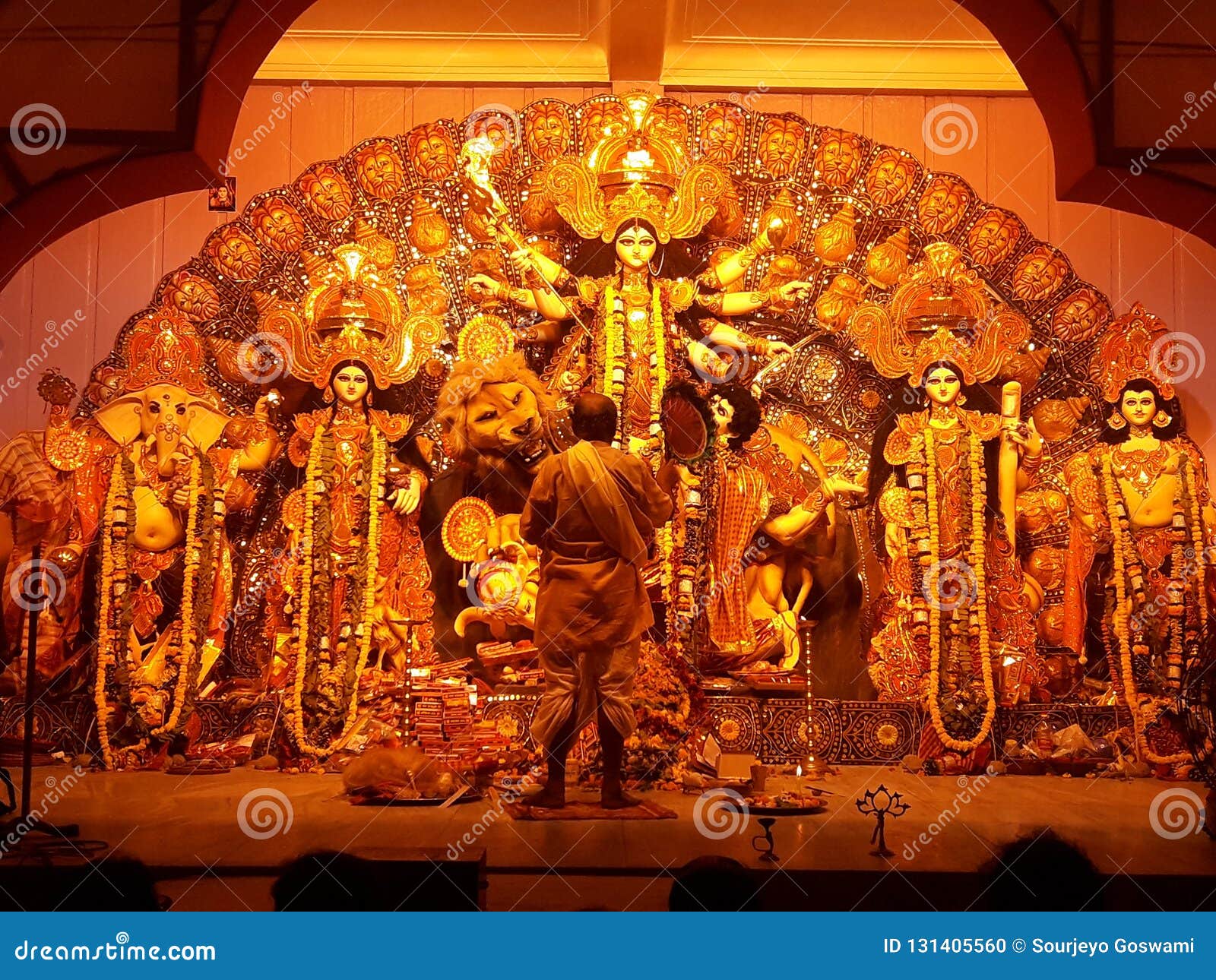Durga Arati editorial image. Image of durga, puja, arati - 131405560