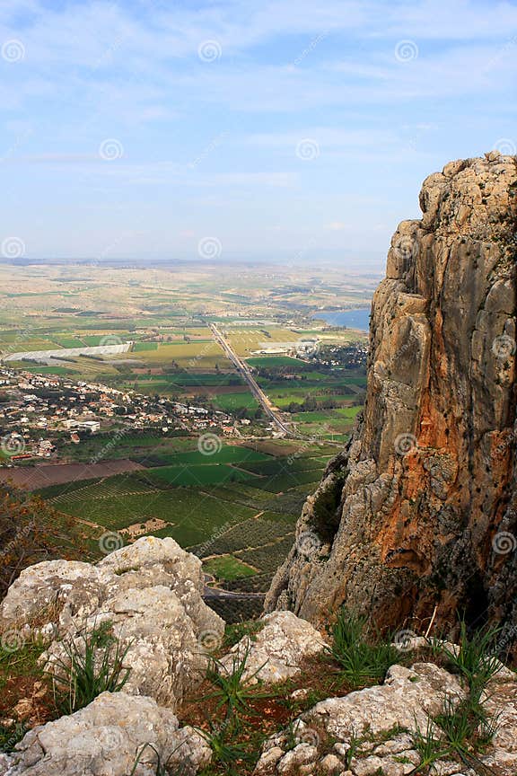 Arbel mountain, Israel stock image. Image of lake, middle - 17981381