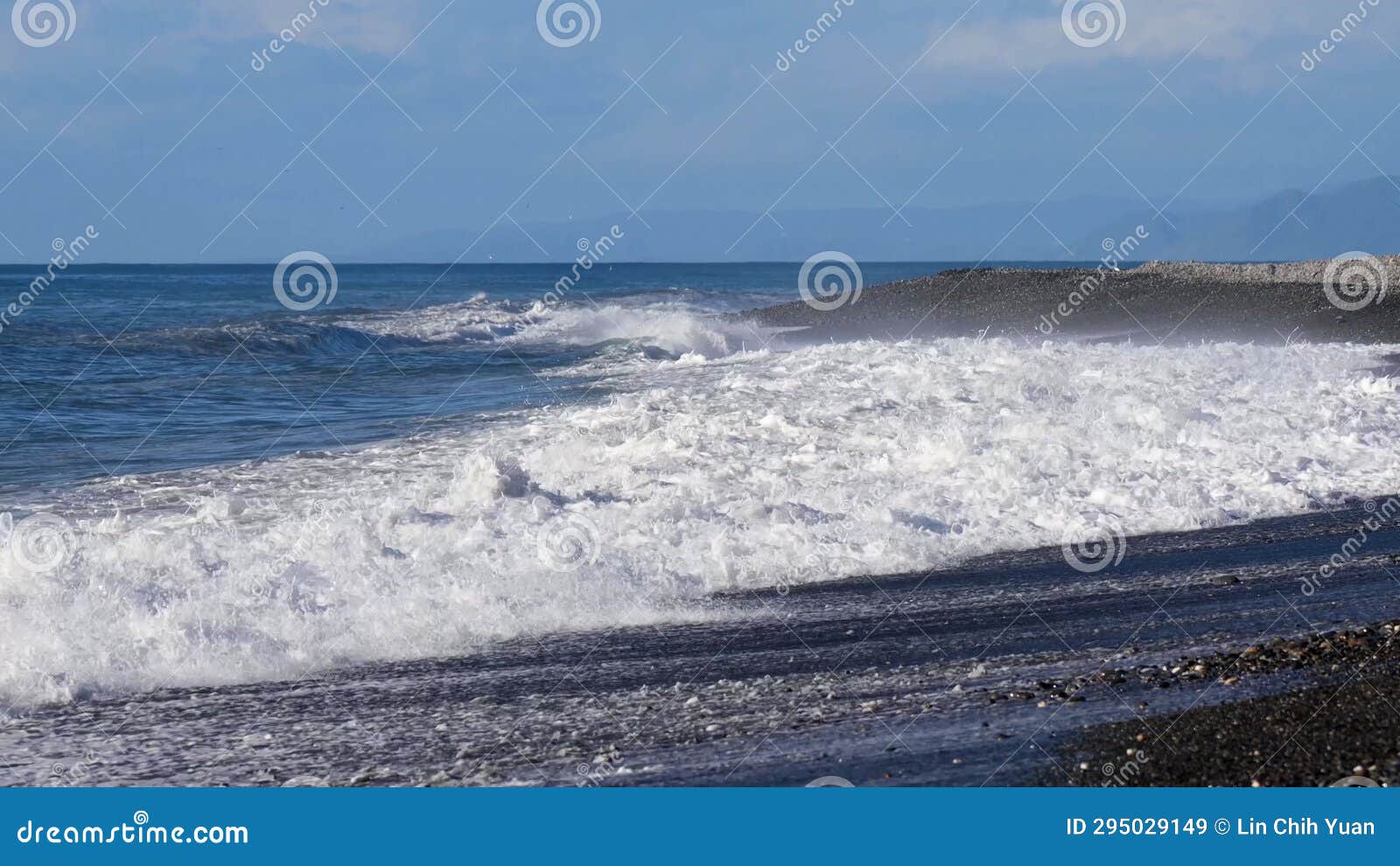 In Arc Beach in Front of the Eyes, the Continuous Rolling Wave. Stock ...