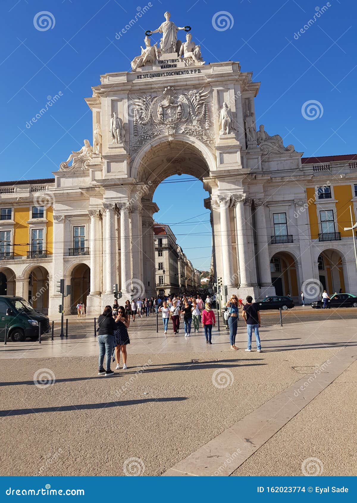 Arc de Triomphe editorial stock image. Image of sculpture - 162023774