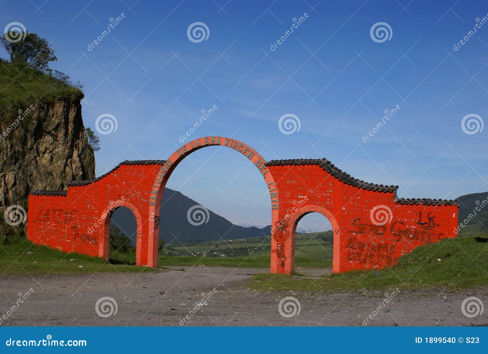 Arc Gate Picture. Image: 1899540