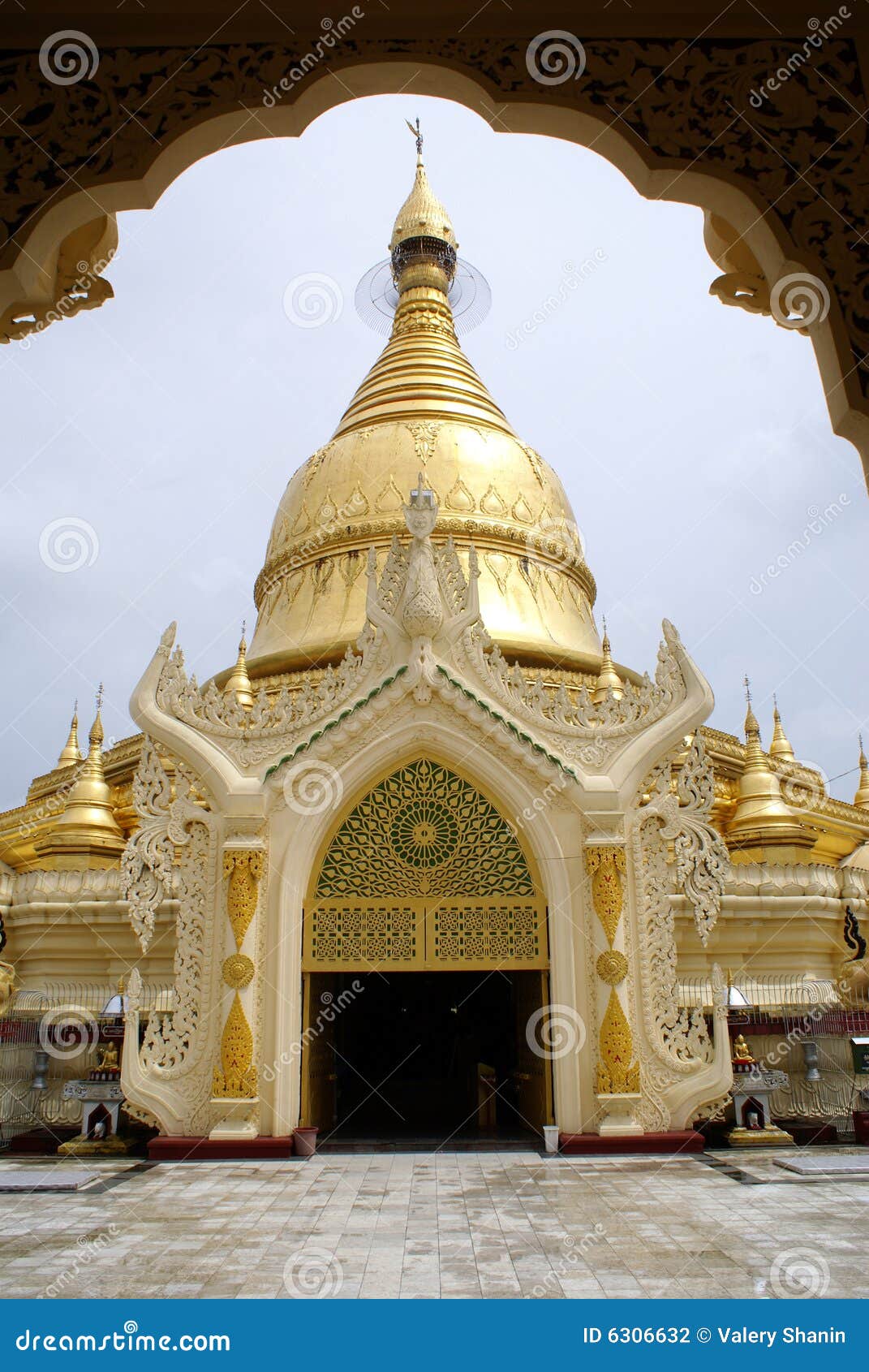 Arc and pagoda stock photo. Image of religion, structure - 6306632