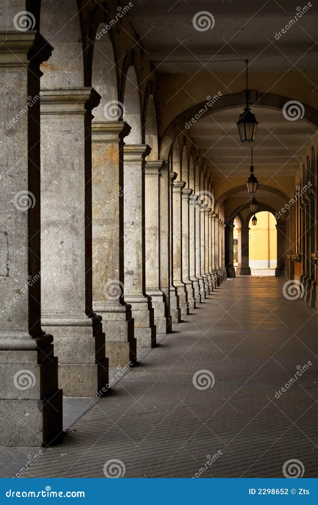 Arcada foto de archivo. Imagen de arcada, profundidad - 2298652