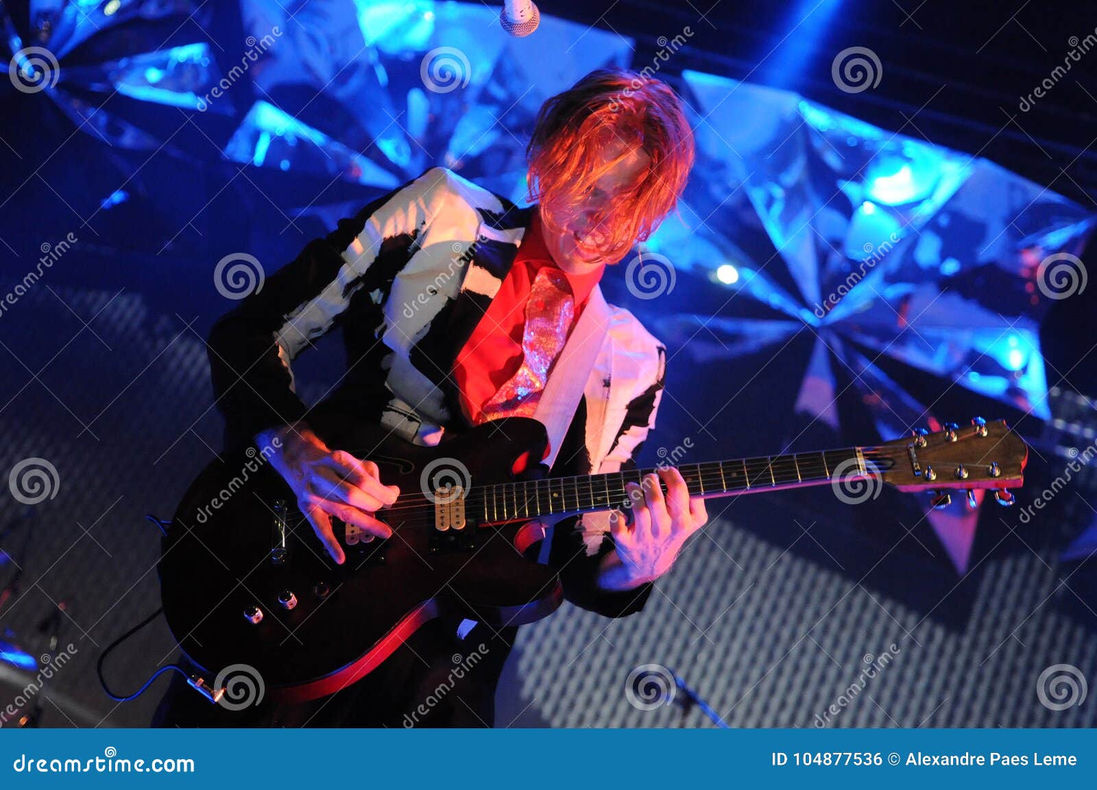 Arcade Fire - Richard Reed Parry Foto editorial - Imagen de ciudad ...