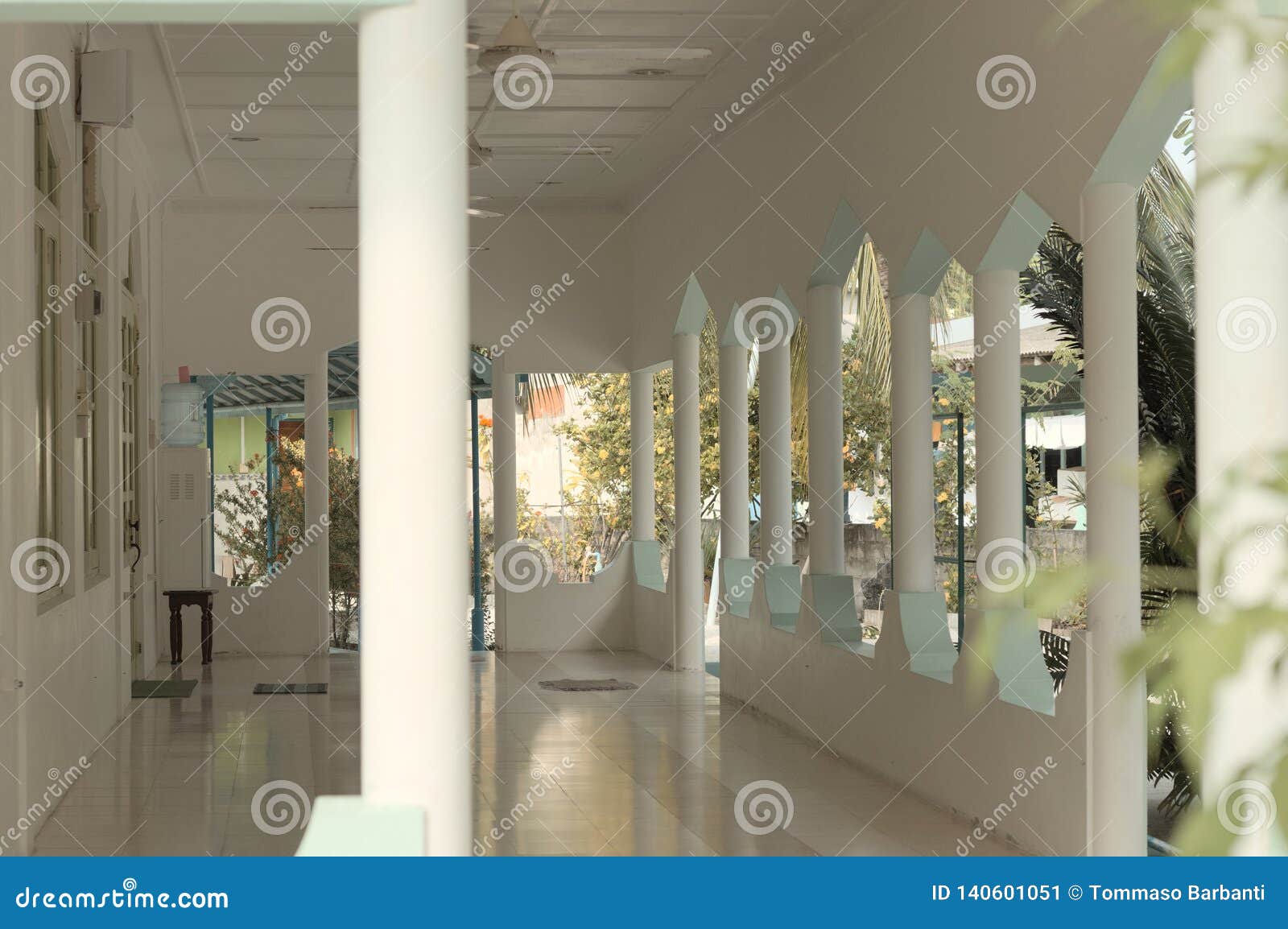 Arcade of a muslim mosque stock image. Image of entry - 140601051