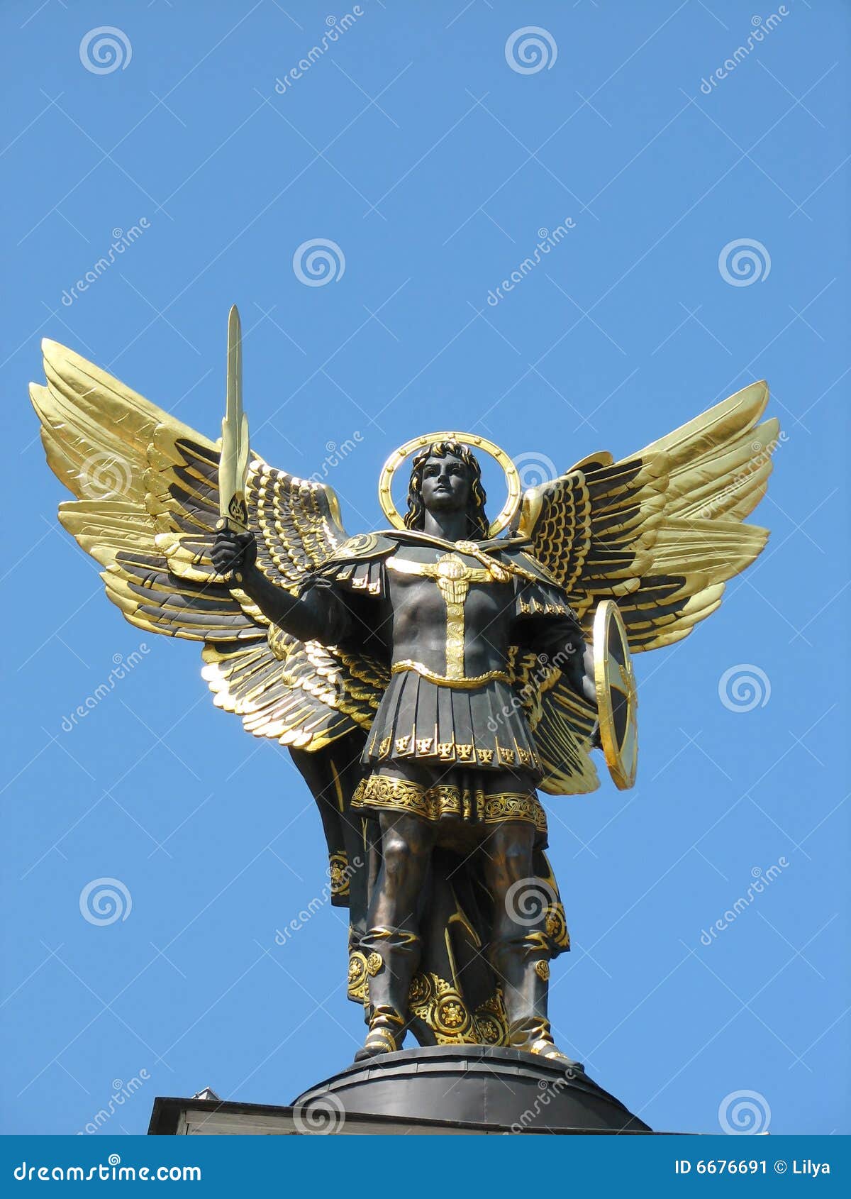 Arcangelo Michael immagine stock. Immagine di cristianità - 6676691