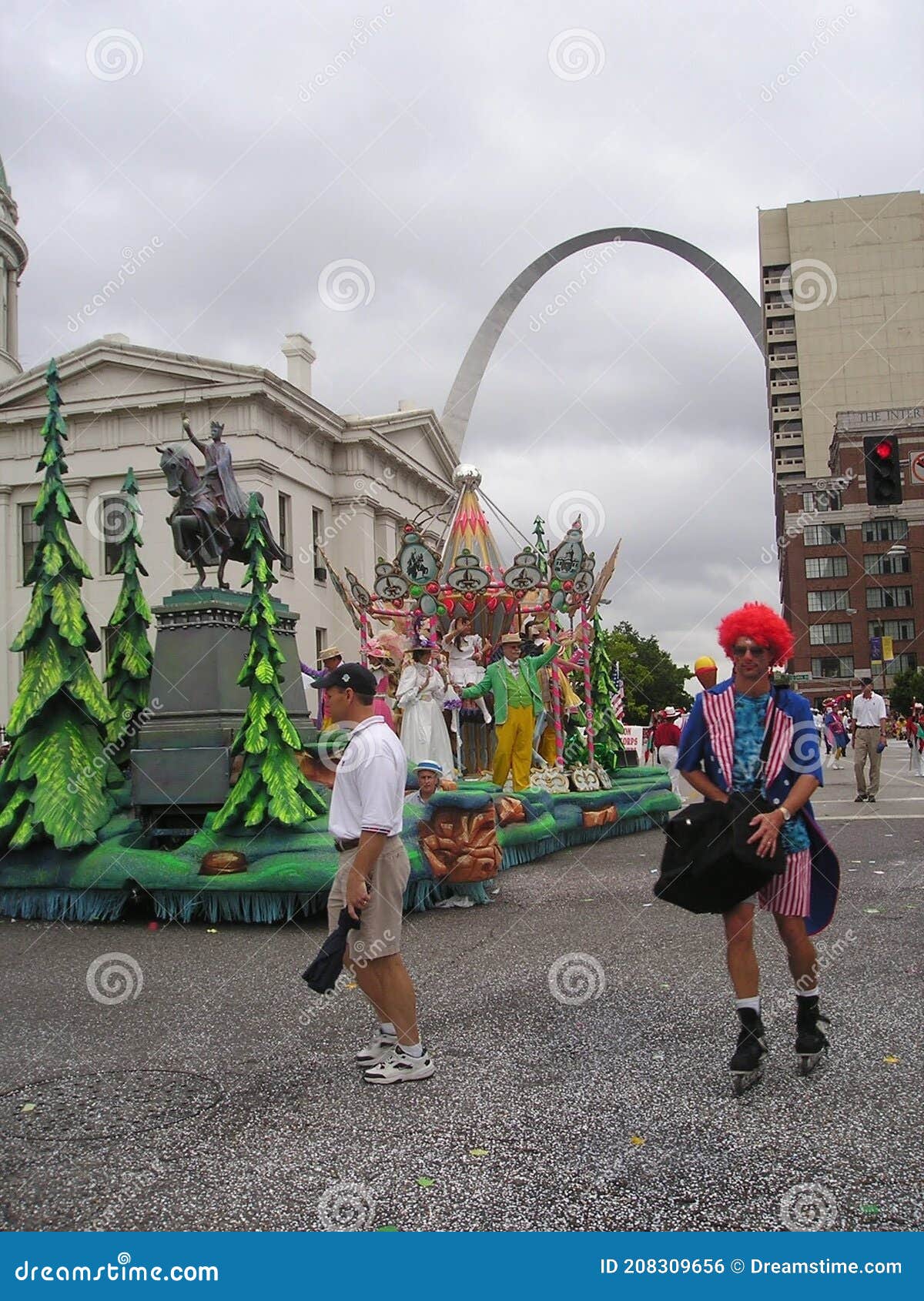 The Arch Behind a Mardis Gra Float Editorial Photo - Image of crowd ...