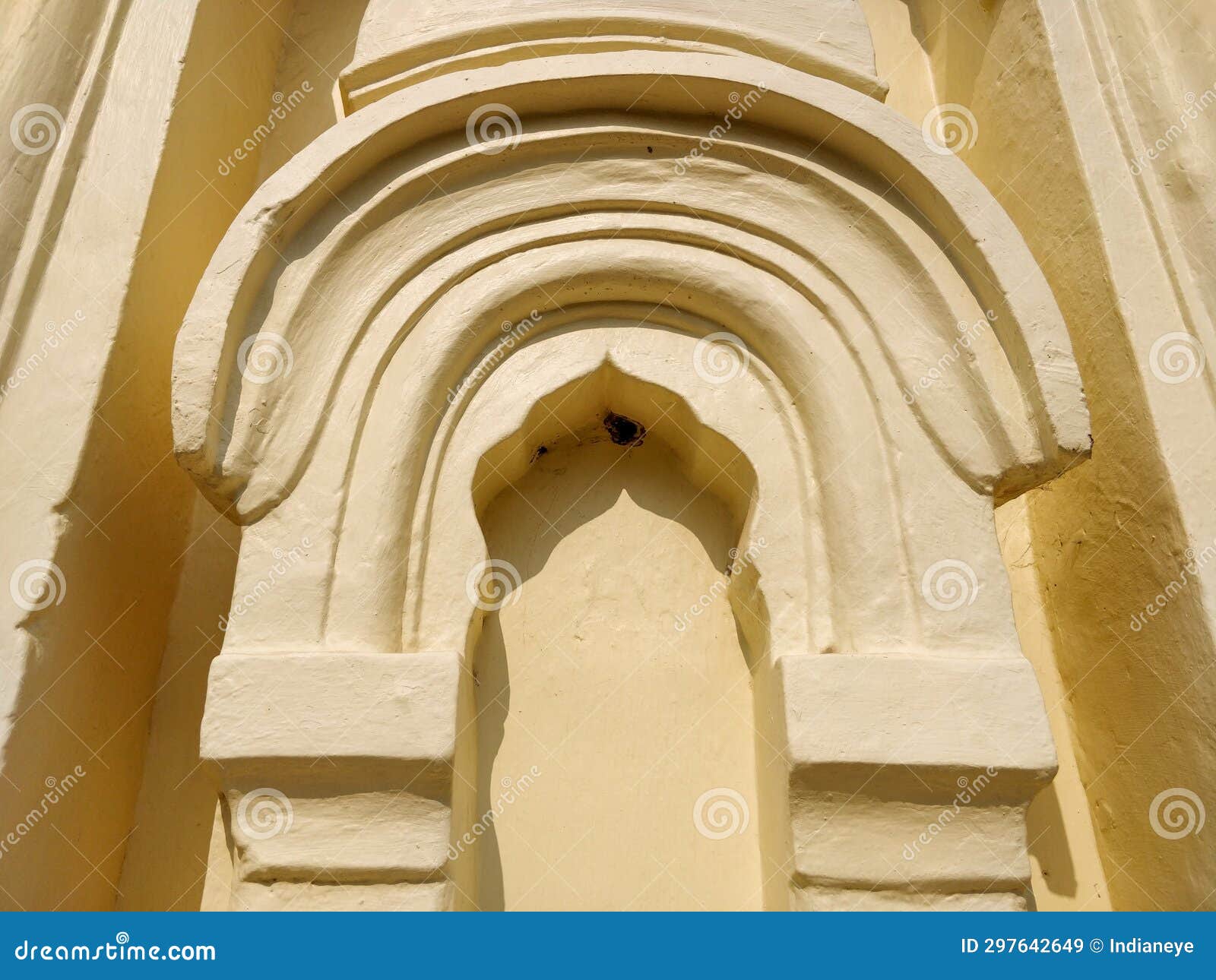 Arch In Indian Palace. Example Of Classical Architecture Of India ...