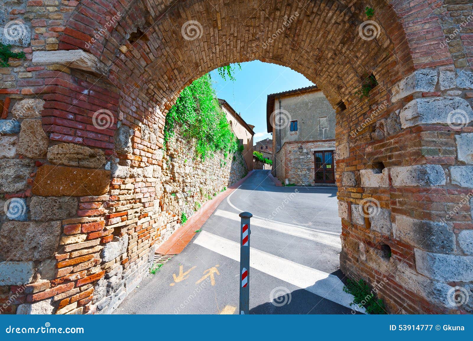 Arch stock image. Image of cityscape, europe, gate, house - 53914777