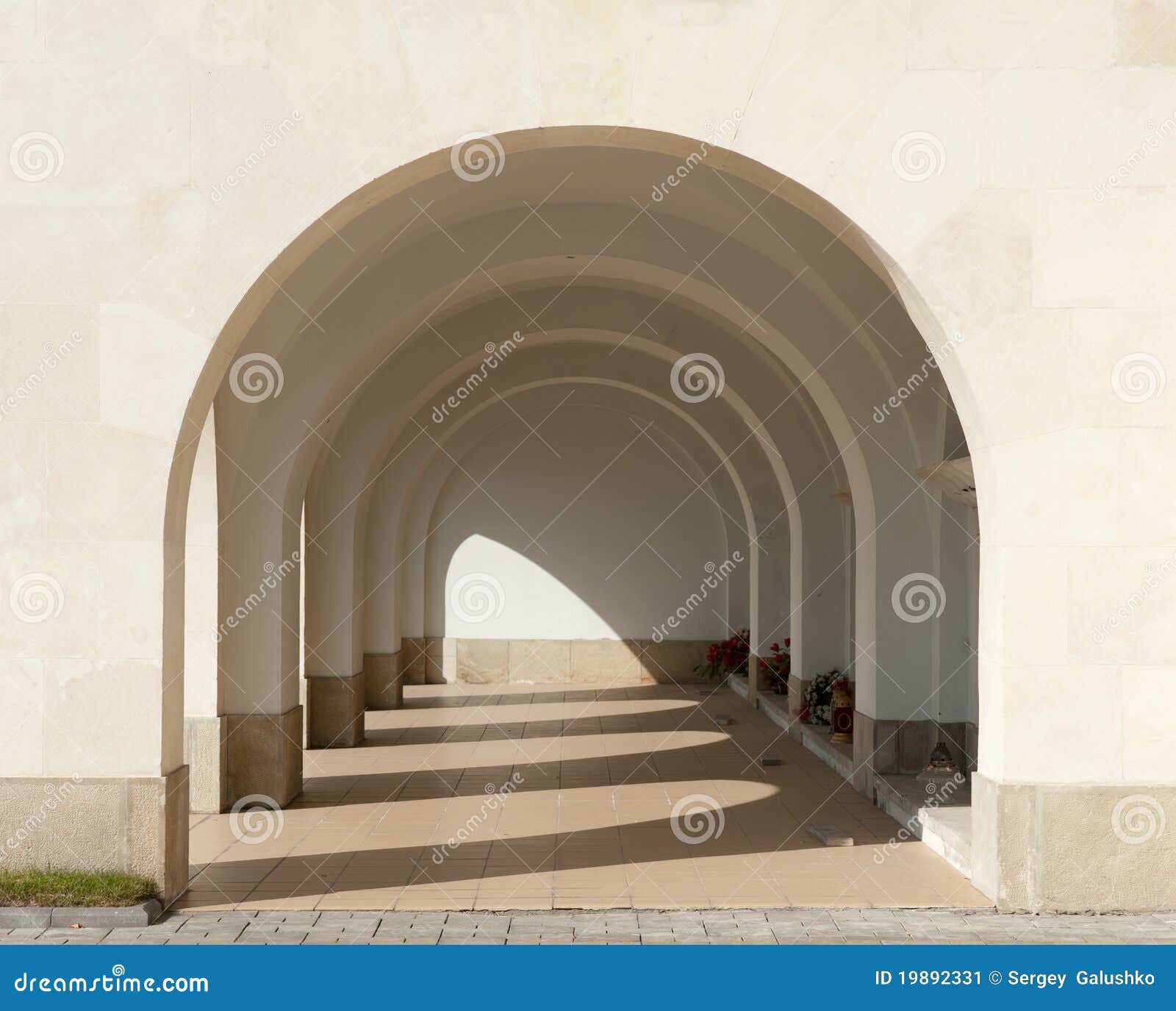 Arch pass stock image. Image of footpath, roof, column - 19892331