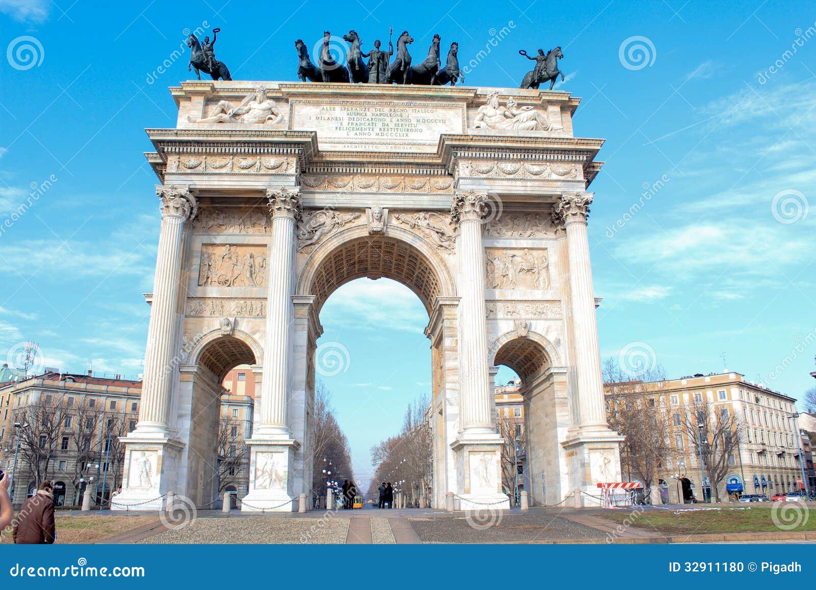 Arch of peace Milan editorial image. Image of peace, italian - 32911180