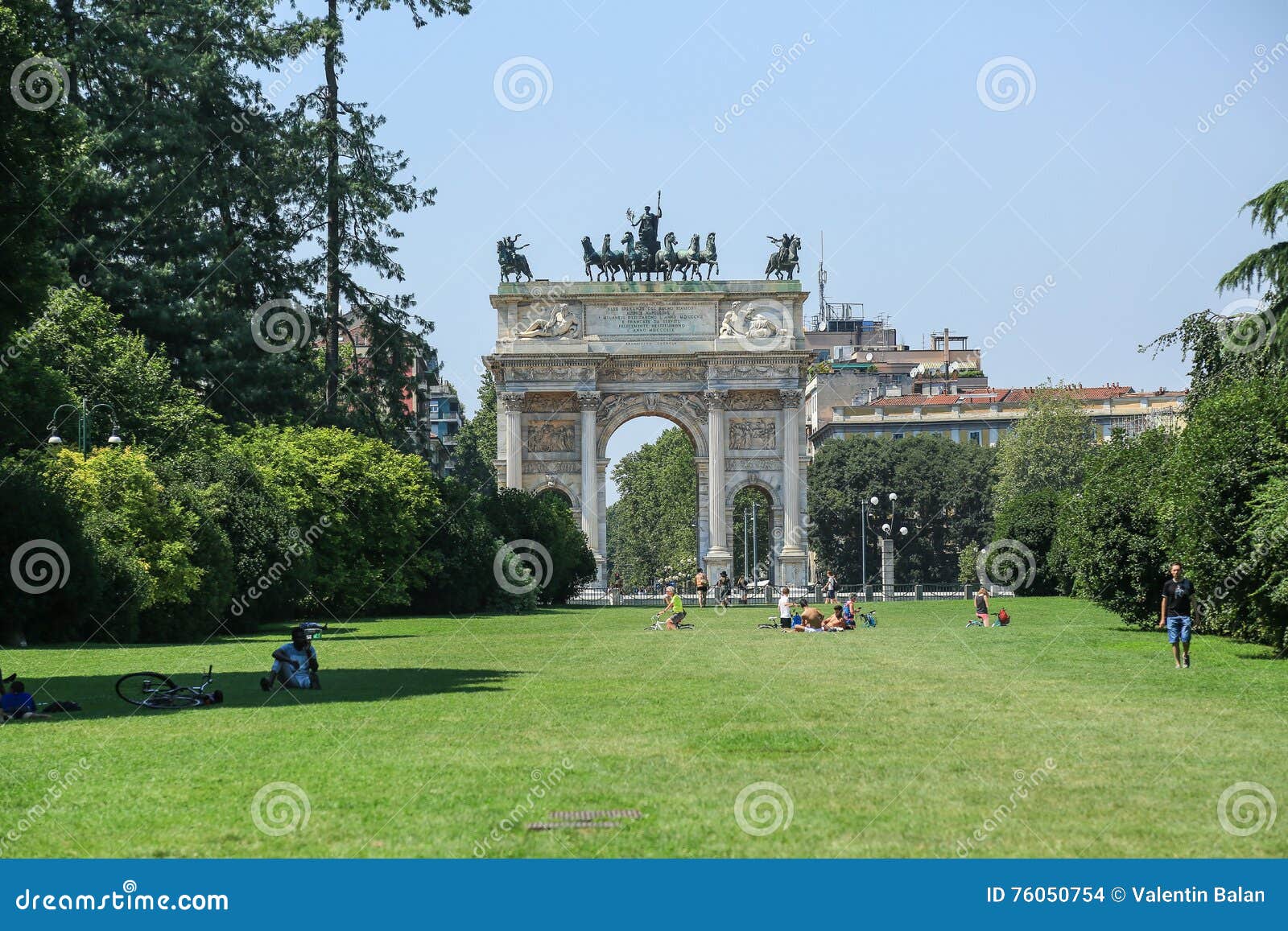 The Arch of Peace in Milan editorial stock image. Image of monument ...