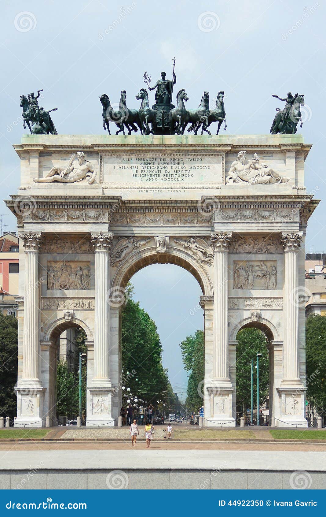 Arch of Peace in Milan editorial image. Image of gate - 44922350