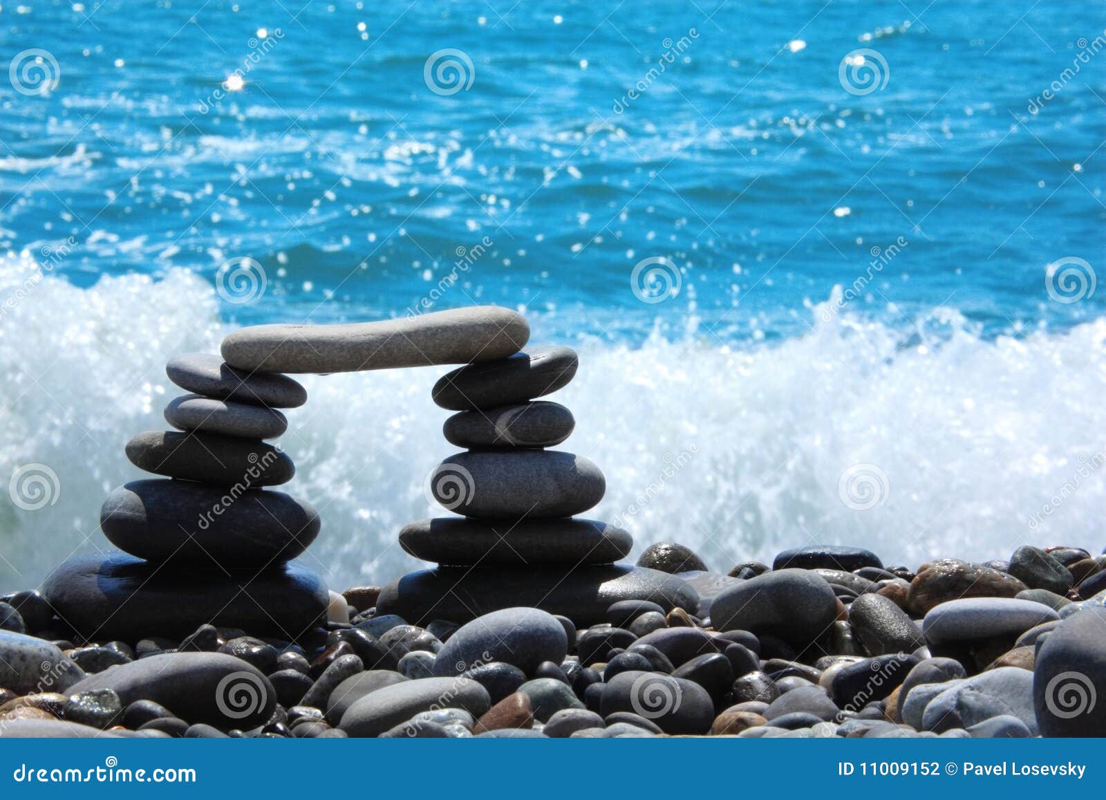 120 Pebble Arch Bridge Beach Stock Photos - Free & Royalty-Free Stock ...
