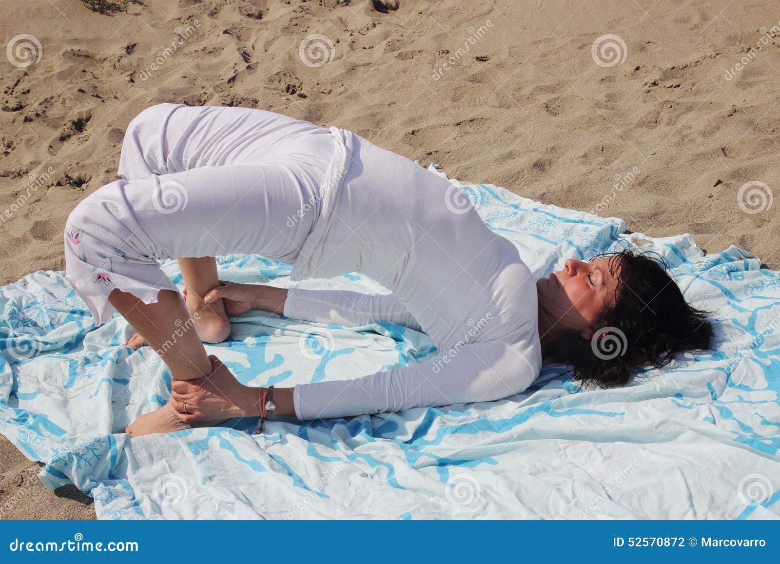 Arch Pose Yoga at the Beach Stock Photo - Image of posture, setu: 52570872