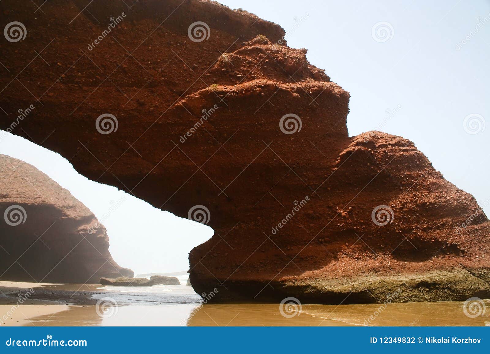 Arch Rock Formation on the Beach Stock Photo - Image of travel, hole ...
