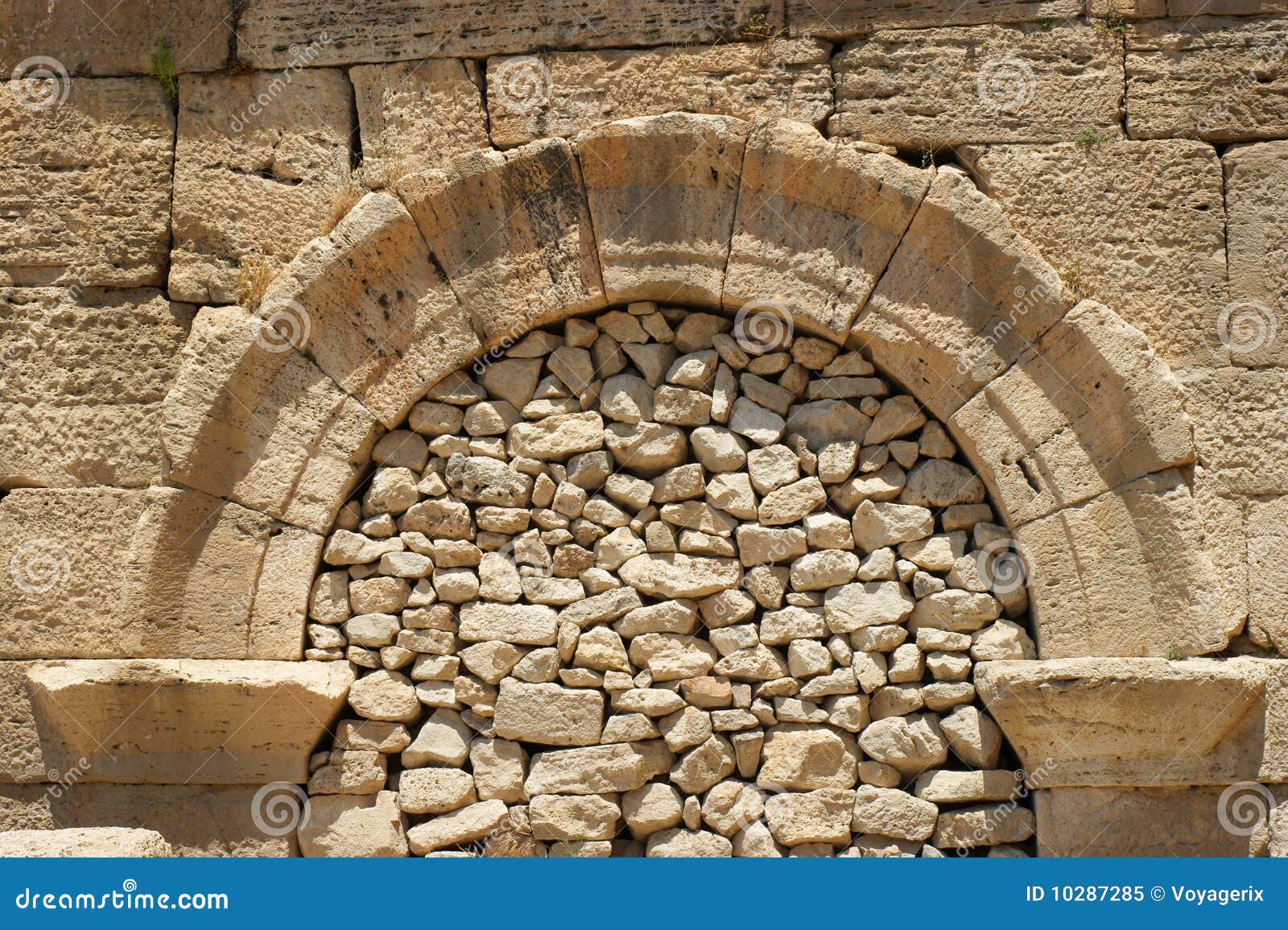 Arch in stone wall stock image. Image of house, frame - 10287285