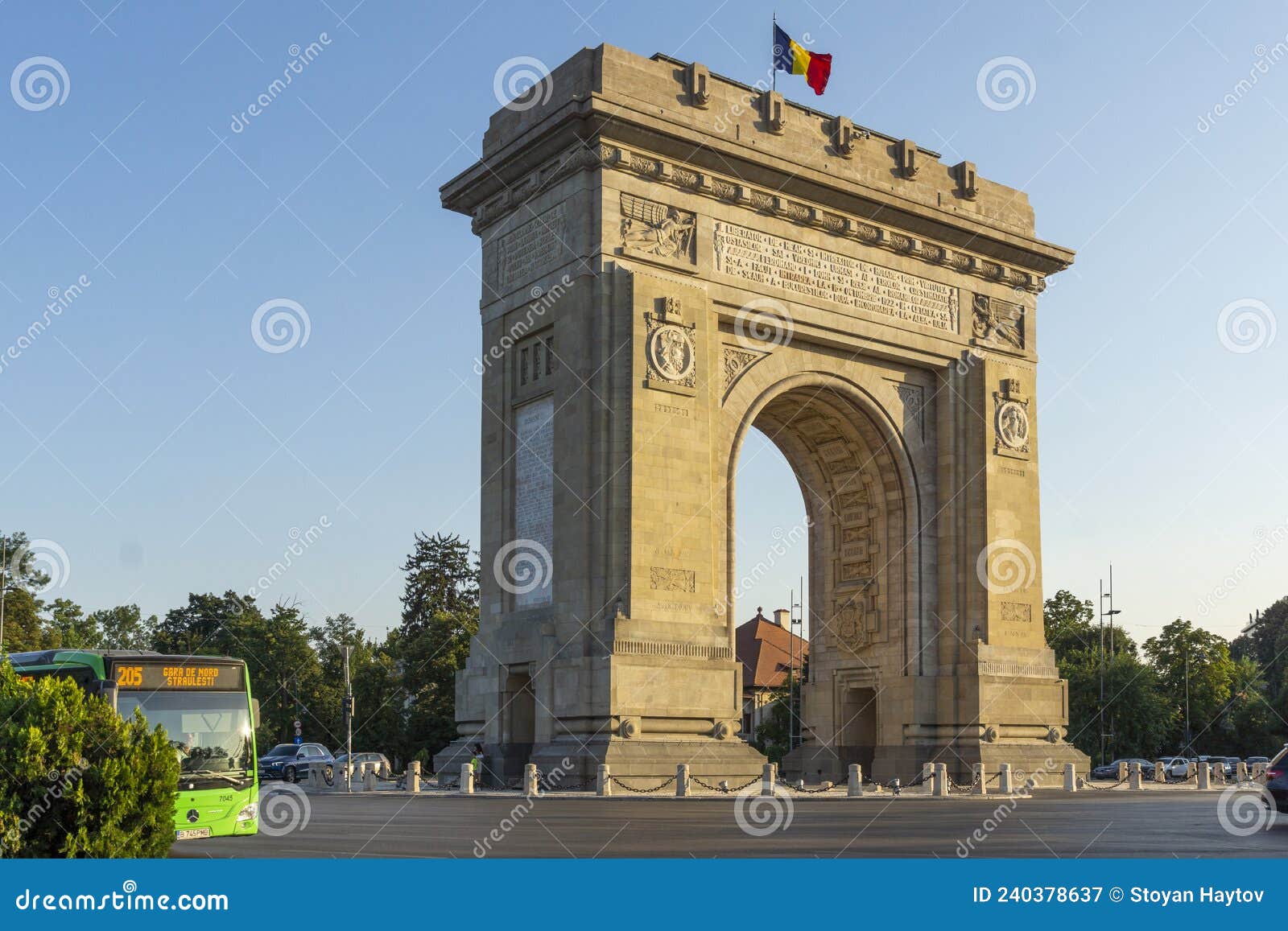 Arch of Triumph in City of Bucharest, Romania Editorial Photography ...