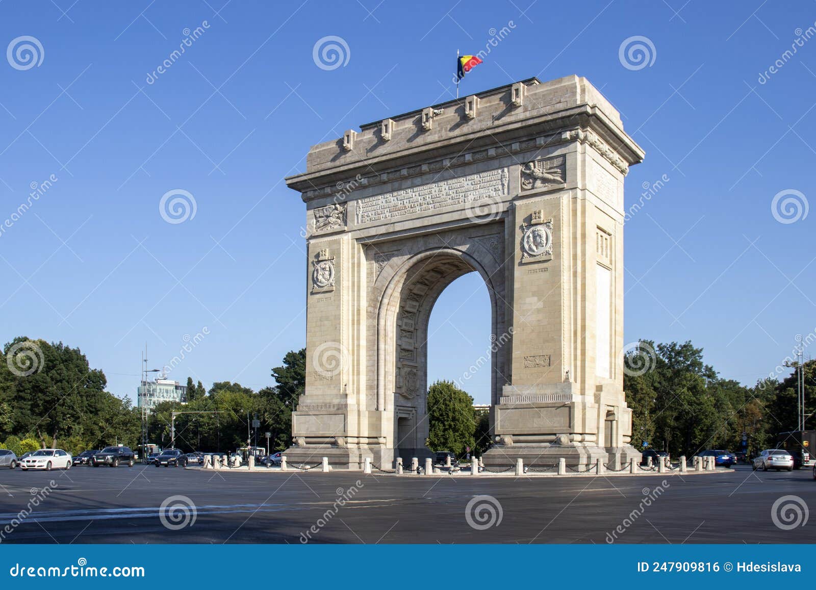 Arch of Triumph in City of Bucharest, Romania Editorial Photo - Image ...