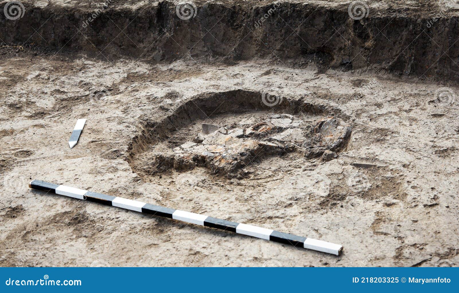 Archaeological Excavations, Archaeologists Work, Dig Up an Ancient Clay ... Archaeological Excavations, Archaeologists Work, Dig Up an Ancient Clay ...