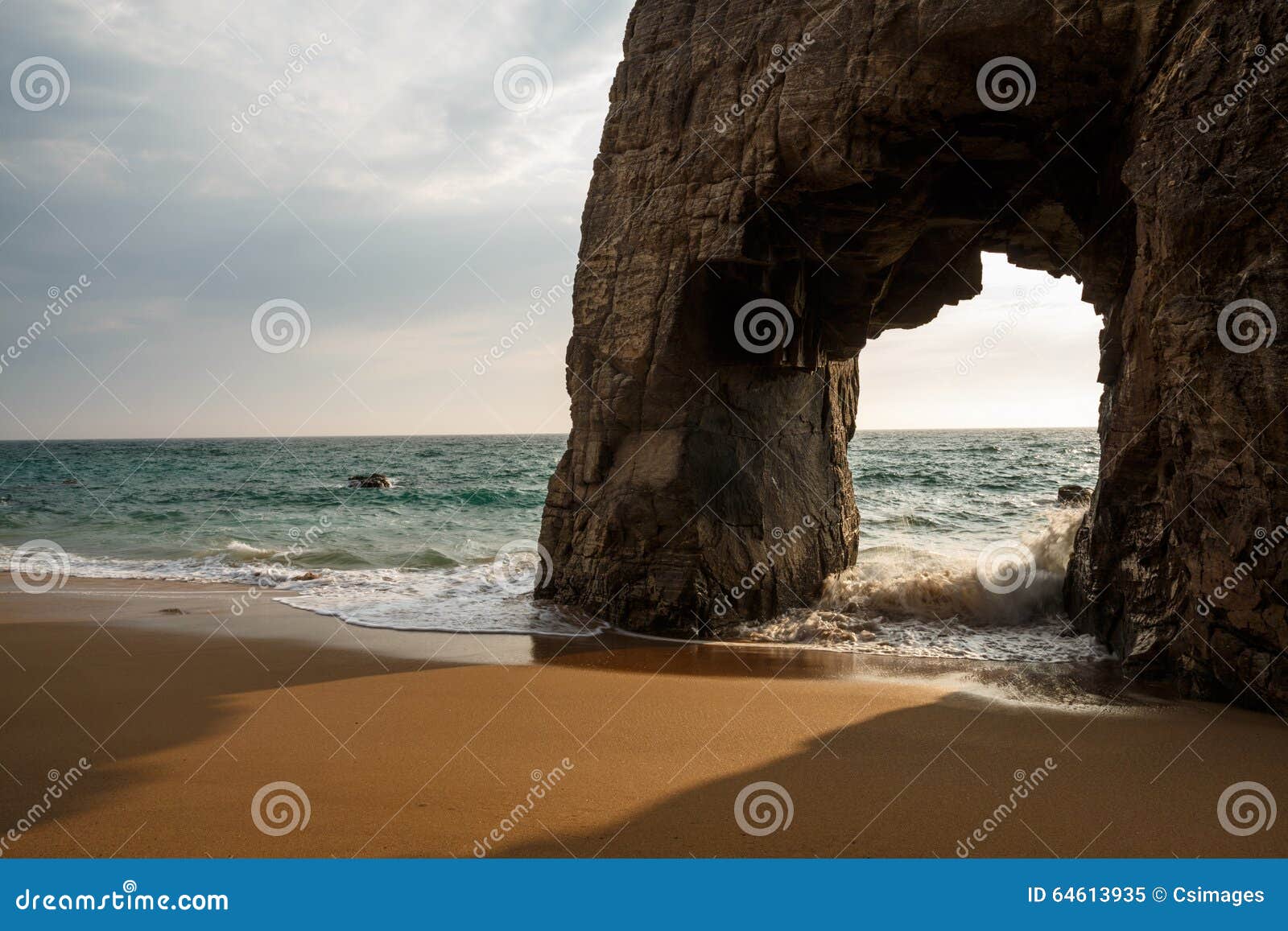 Arche Du Port Blanc, Quiberon, La Bretagne Image stock - Image du sable ...