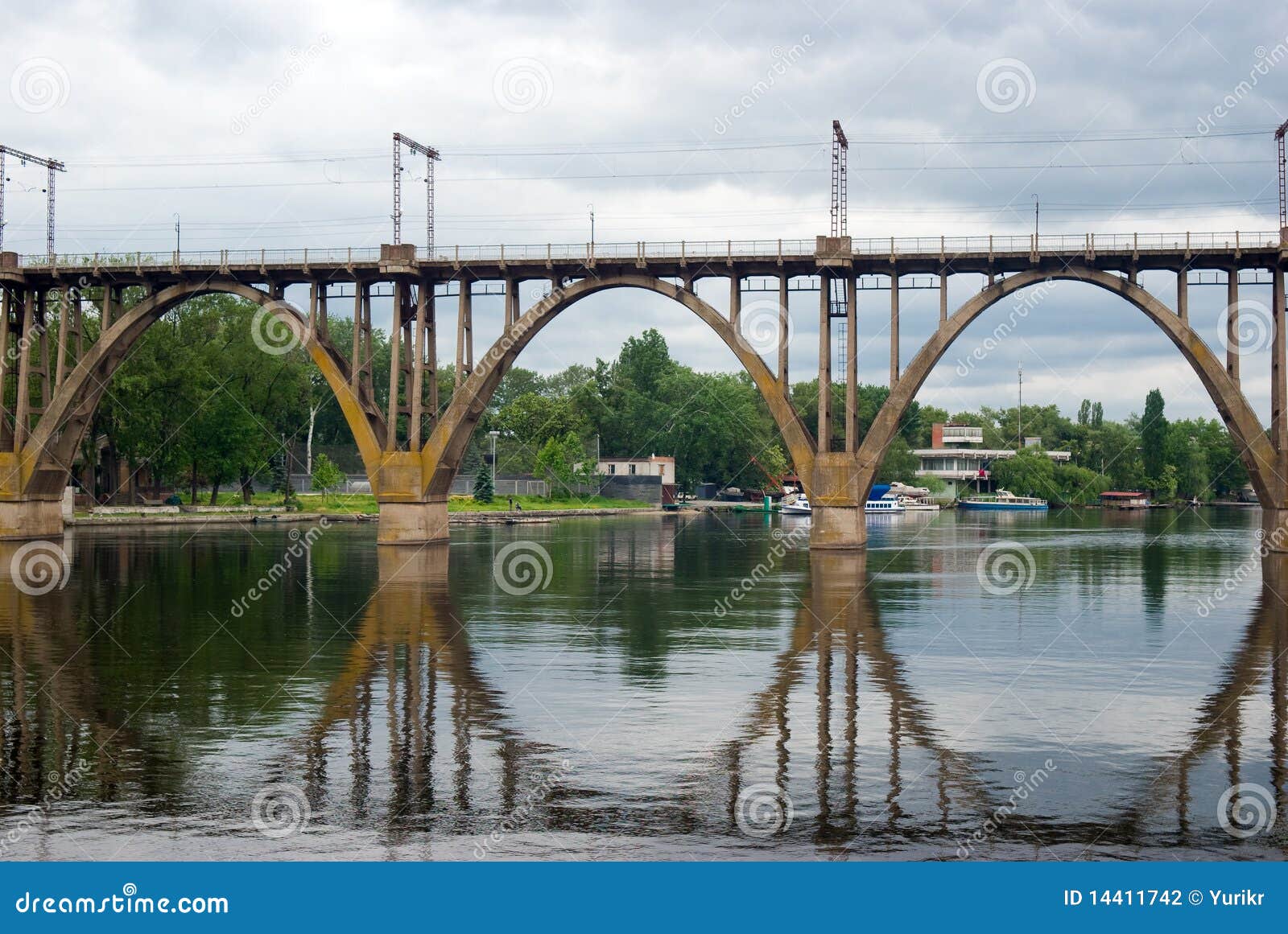 Arched bridge stock photo. Image of dnepr, line, concrete - 14411742
