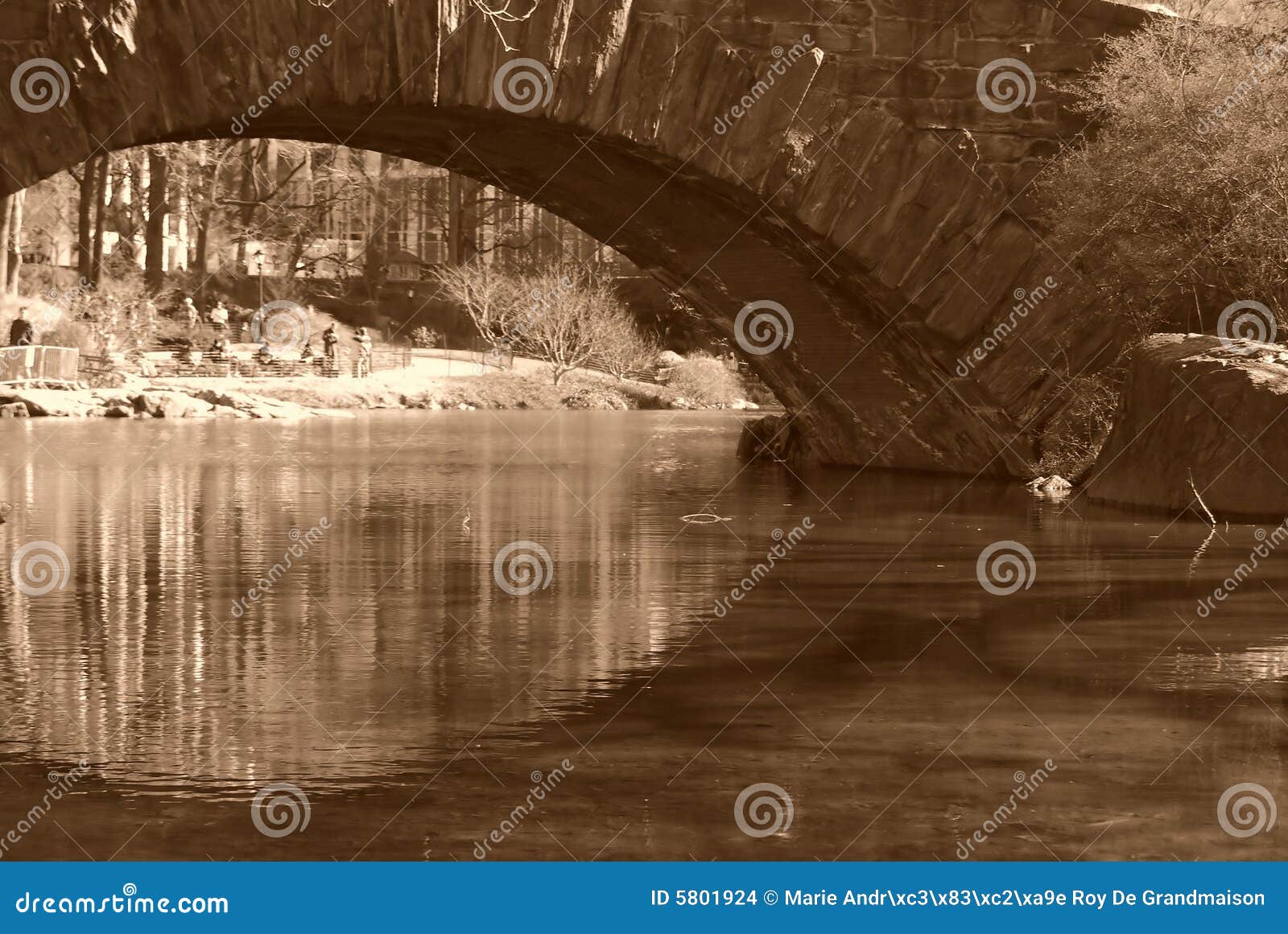 Arched bridge over river stock photo. Image of countryside - 5801924