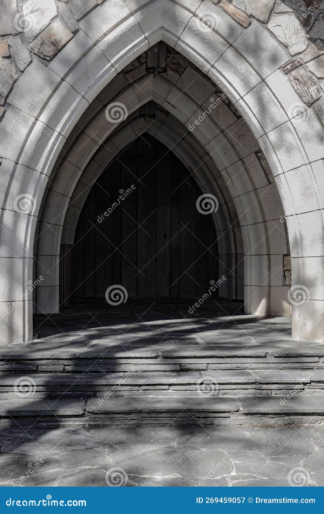 Arched Entrance To a Building Stock Image - Image of exterior, travel ...
