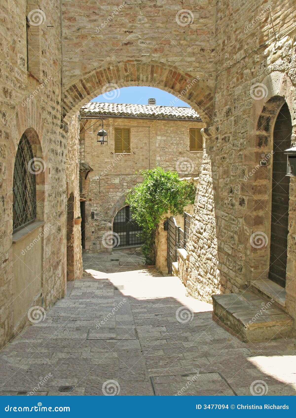 Arched Passageway in Tuscany Stock Photo - Image of shadow, historic ...