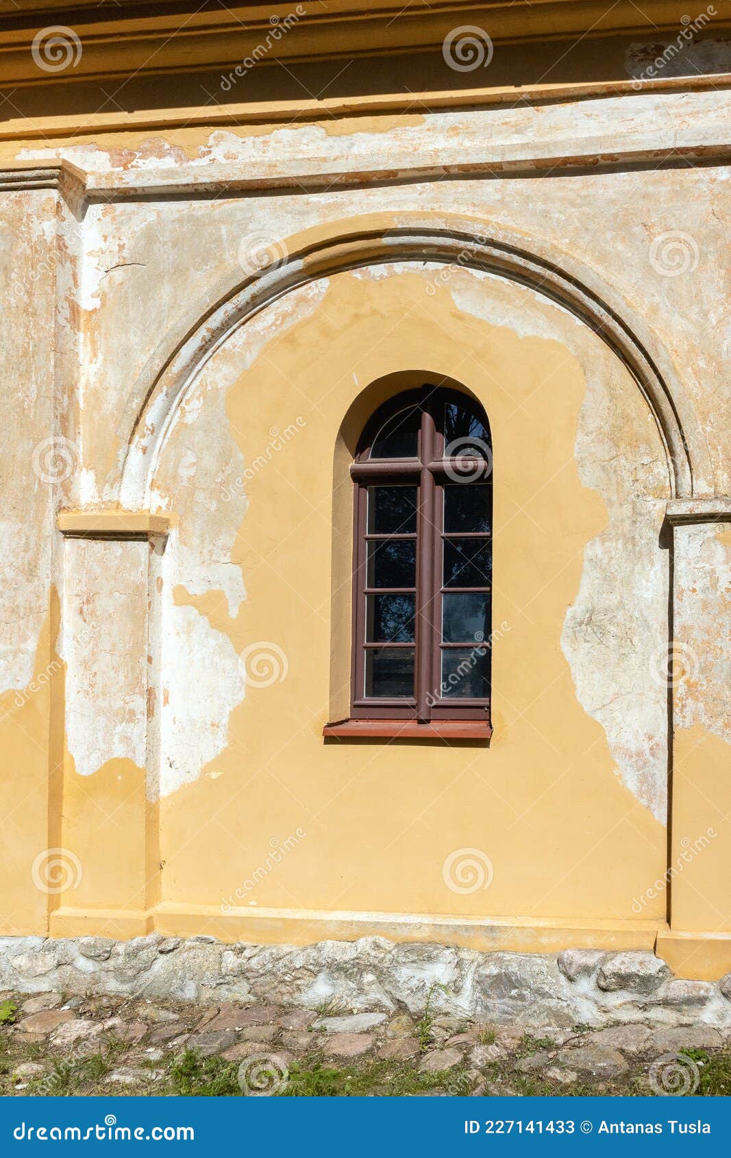 Arched Window on the Plastered Wall Stock Image - Image of plaster ...